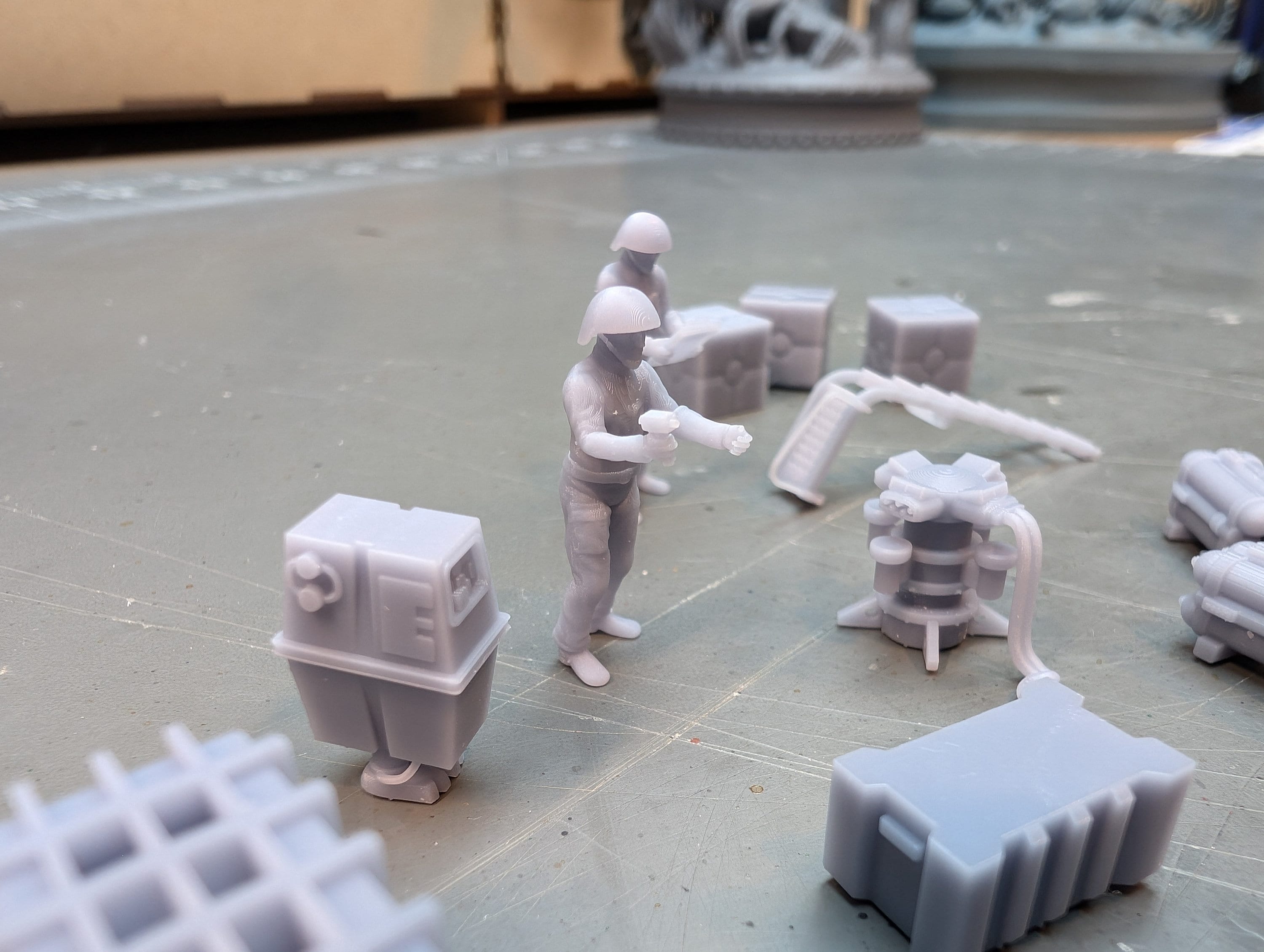 Ground Crew and Gonk Droid With Scatter and Ladder - 1/72 Scale - Etsy