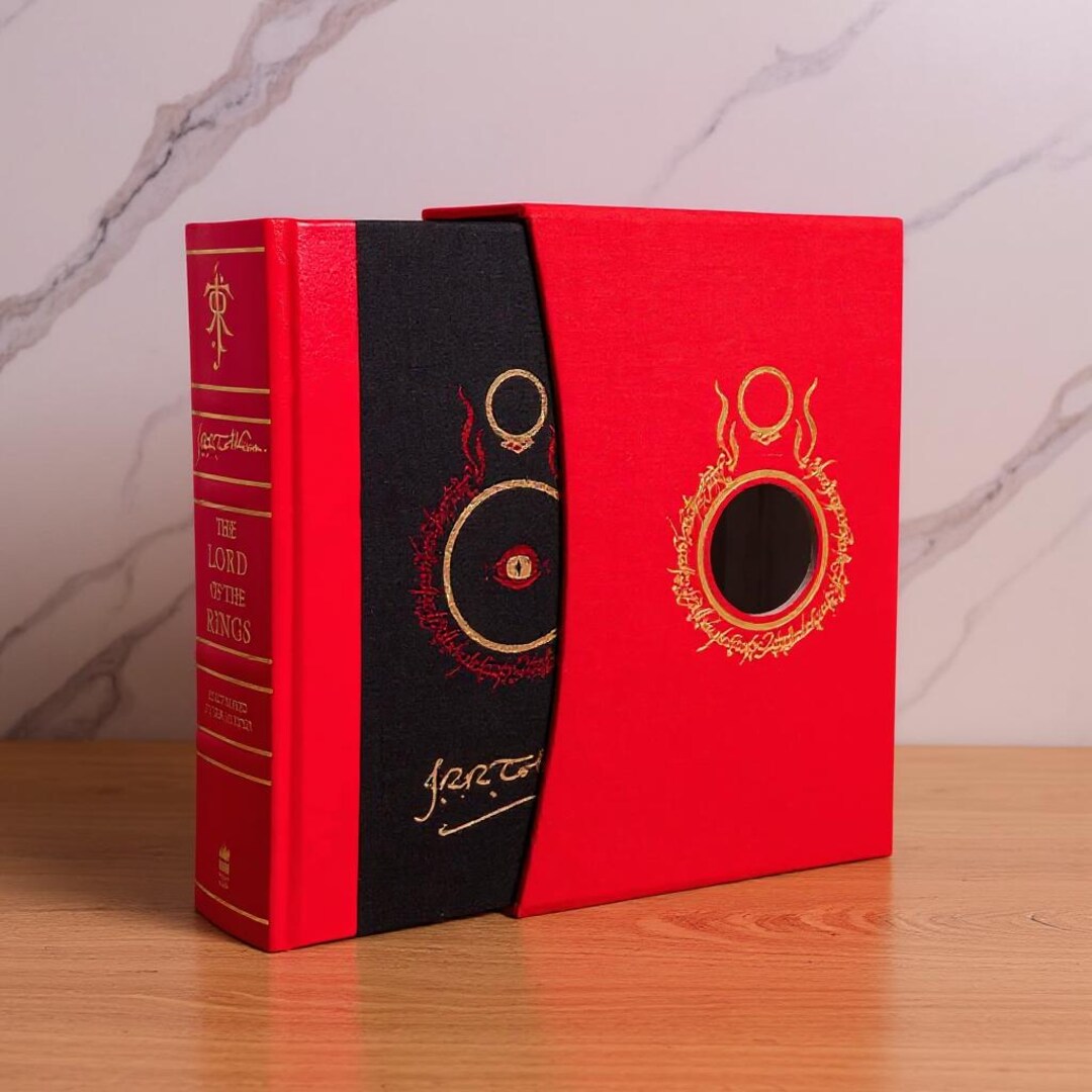 The Lord of the Rings Deluxe Illustrated Slipcased Edition, J. R. R ...