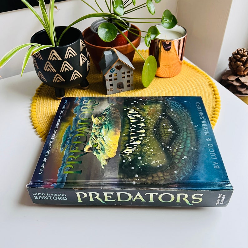 Predators : A Pop-up Book With Revolutionary Technology, Terrifying ...
