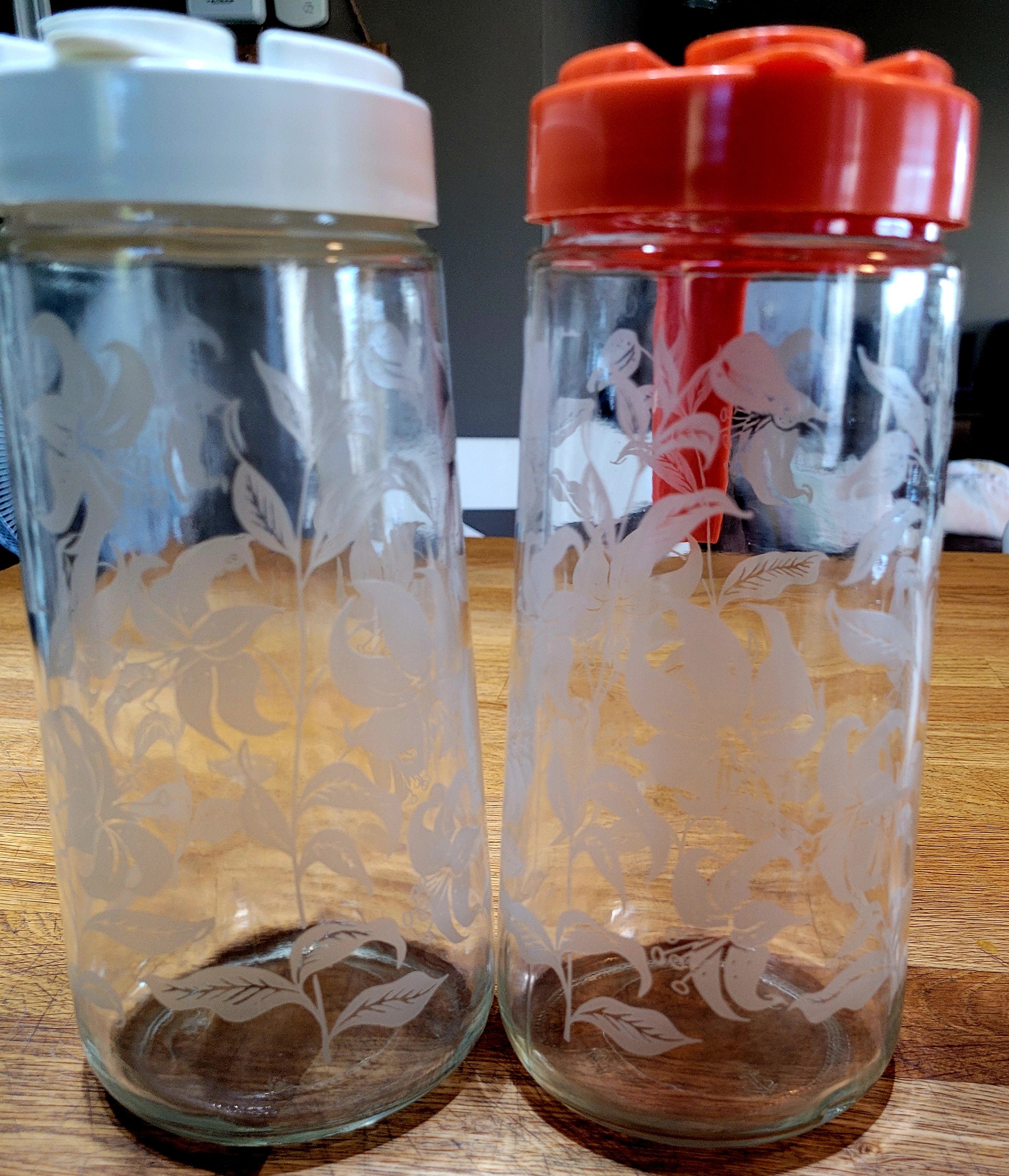 Vintage Tang Juice Pitcher/decanter , One With White Lid and One With ...