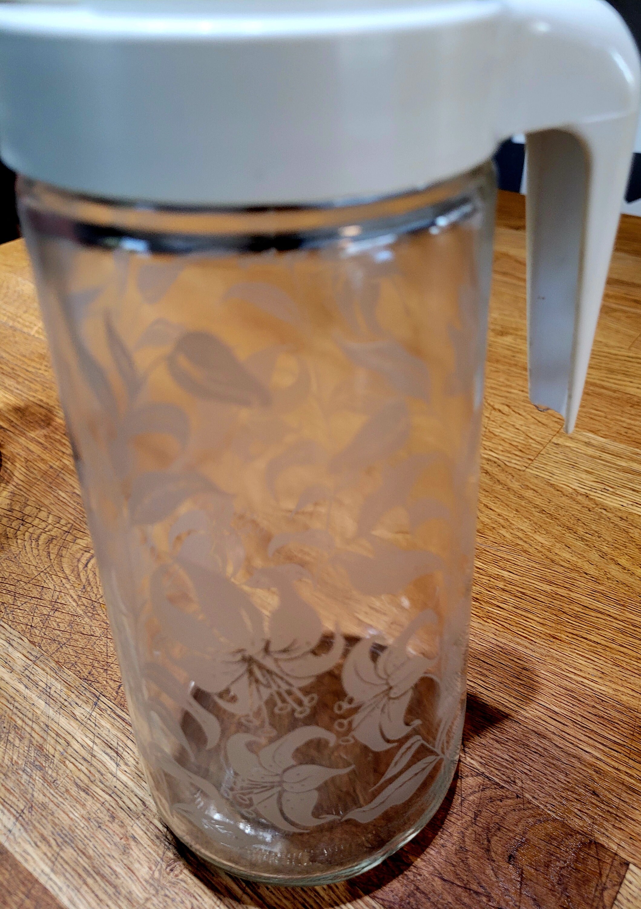 Vintage Tang Juice Pitcher/decanter , One With White Lid and One With ...