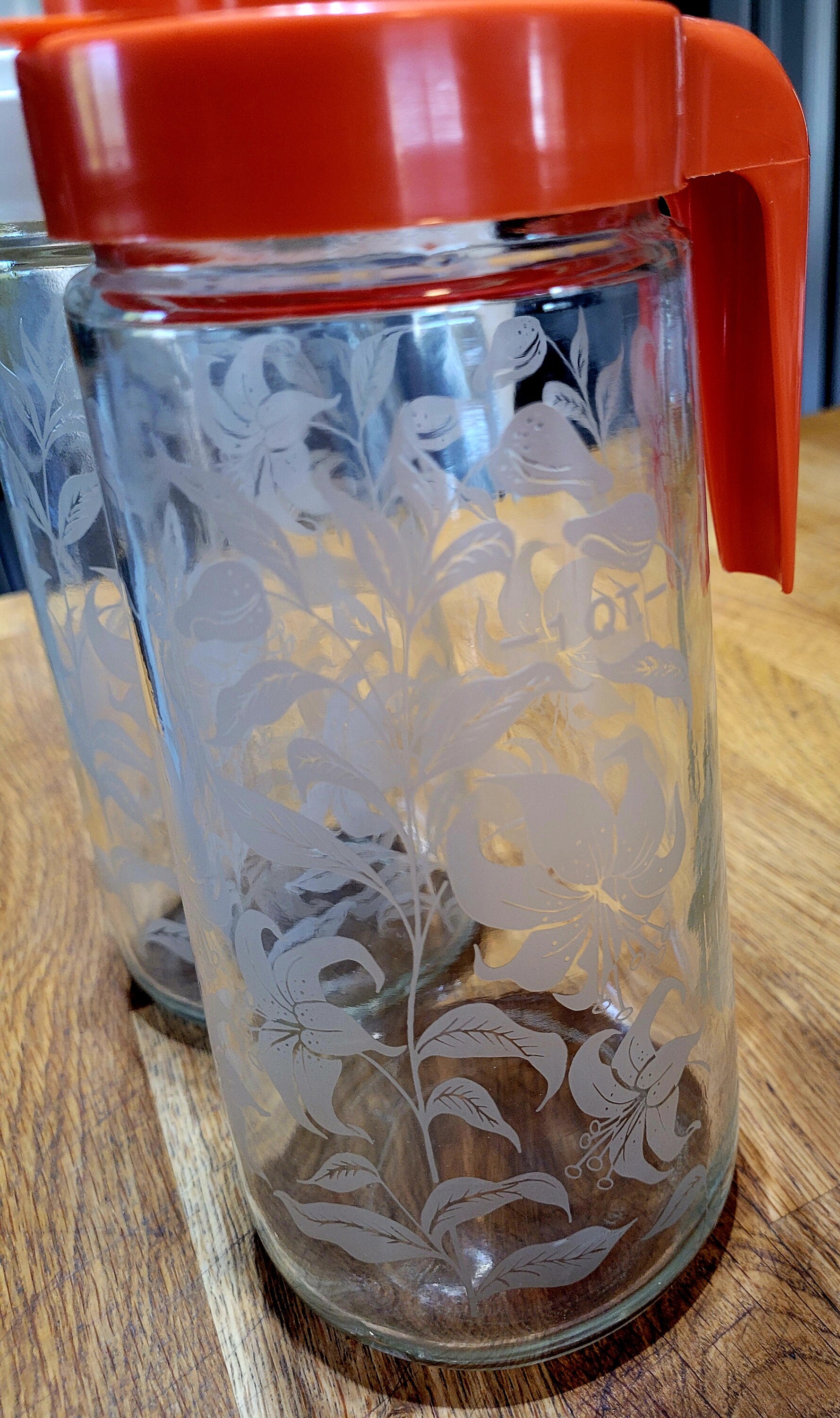 Vintage Tang Juice Pitcher/decanter , One With White Lid and One With ...