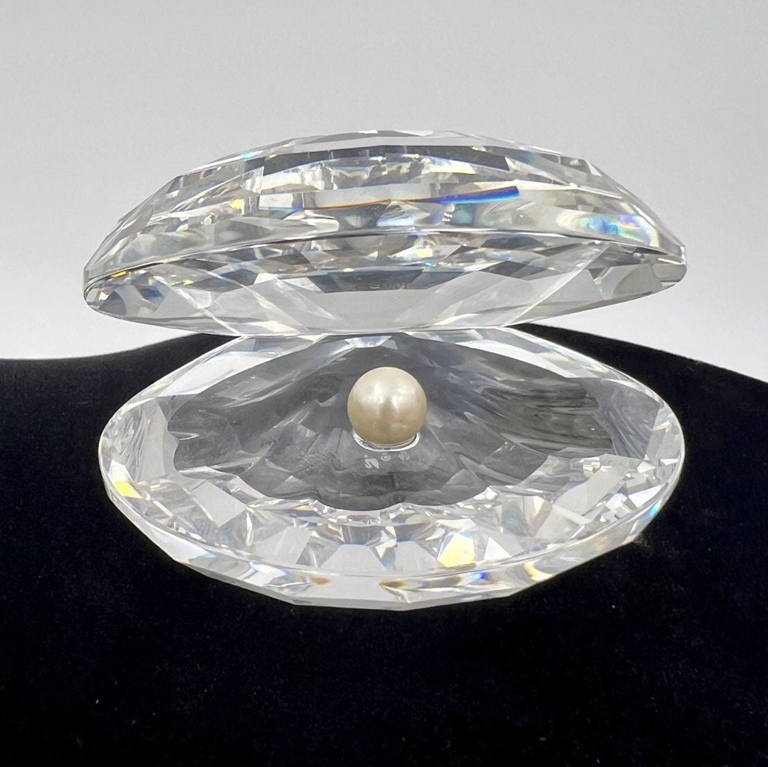 Swarovski Oyster Shell With Pearl