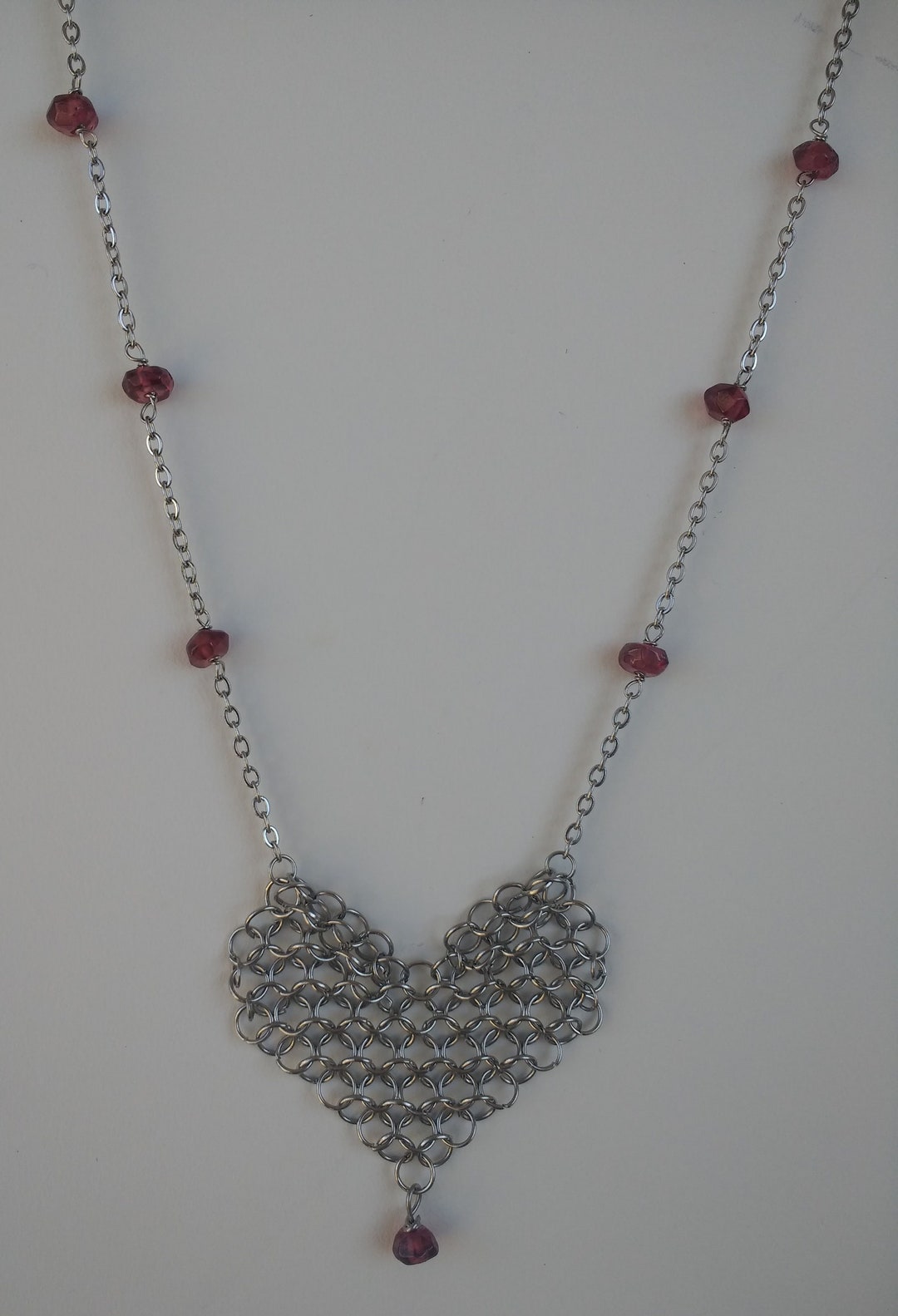 Chainmaille (or Chainmail) Heart With Garnet Stone, Beaded Rolo Chain Necklace - Etsy
