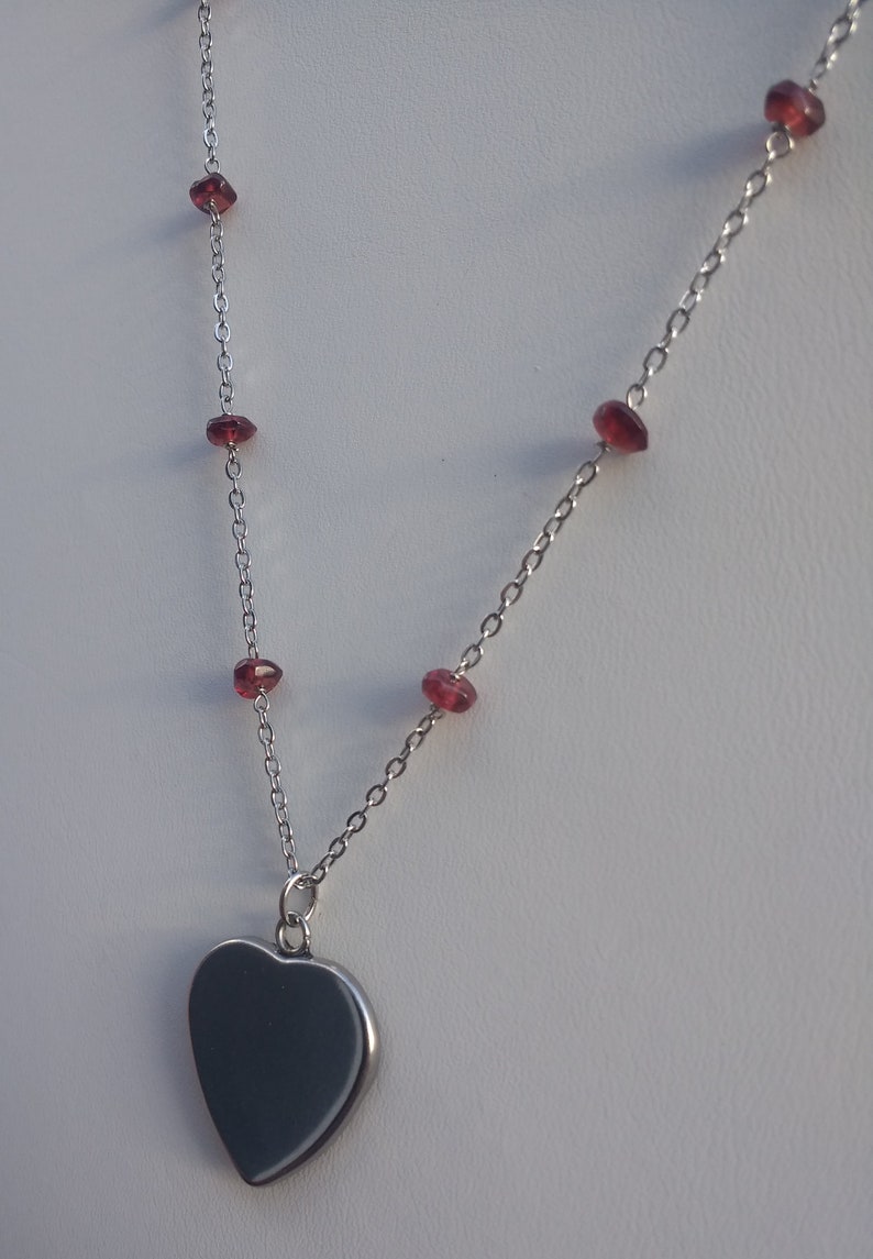 Red Rose Petal in Resin, Heart Shaped Pendant, Garnet Beaded Rolo Chain ...
