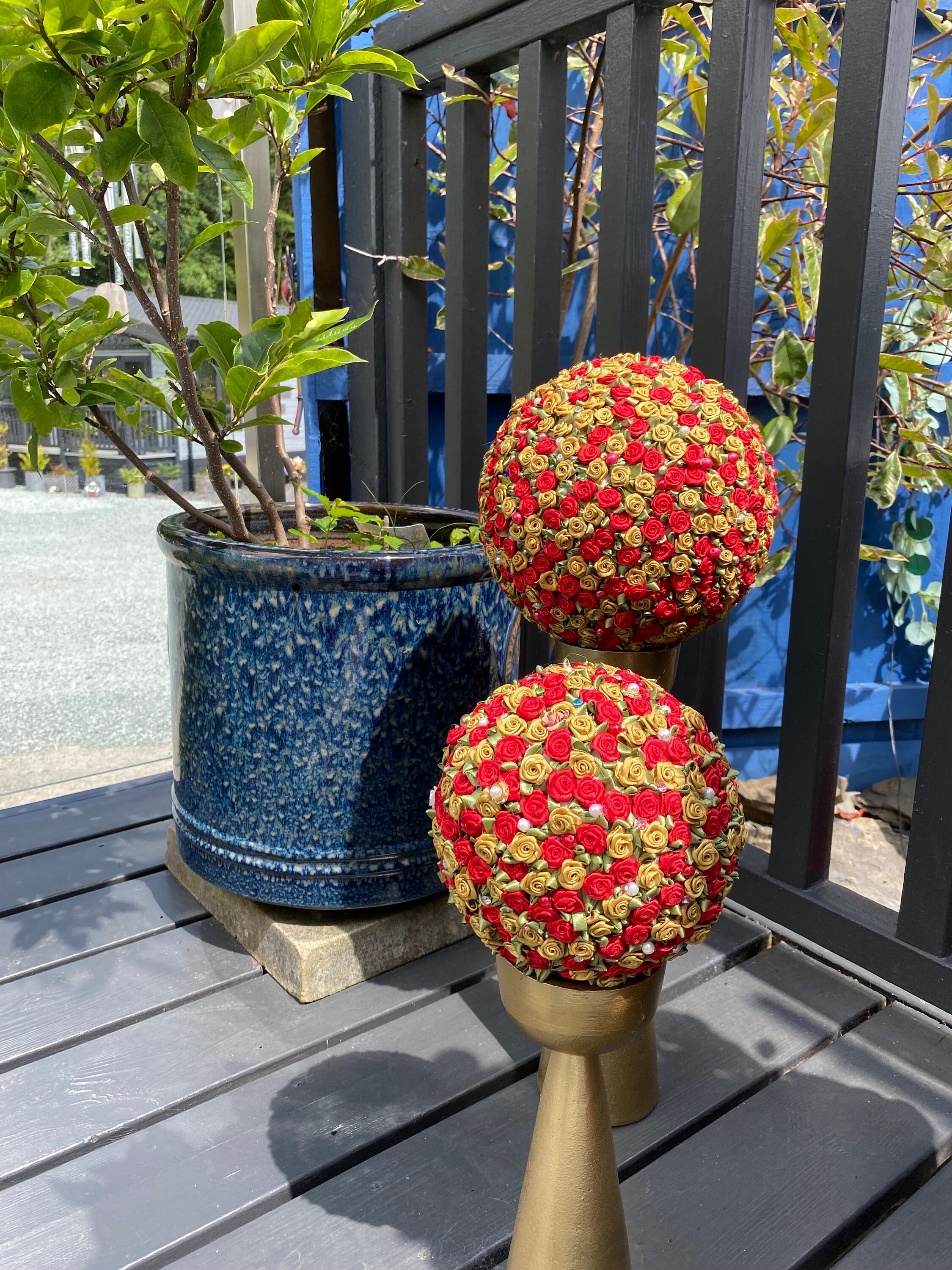 Decorative Baubles With Small Red/gold Satin Roses With Faceted ...