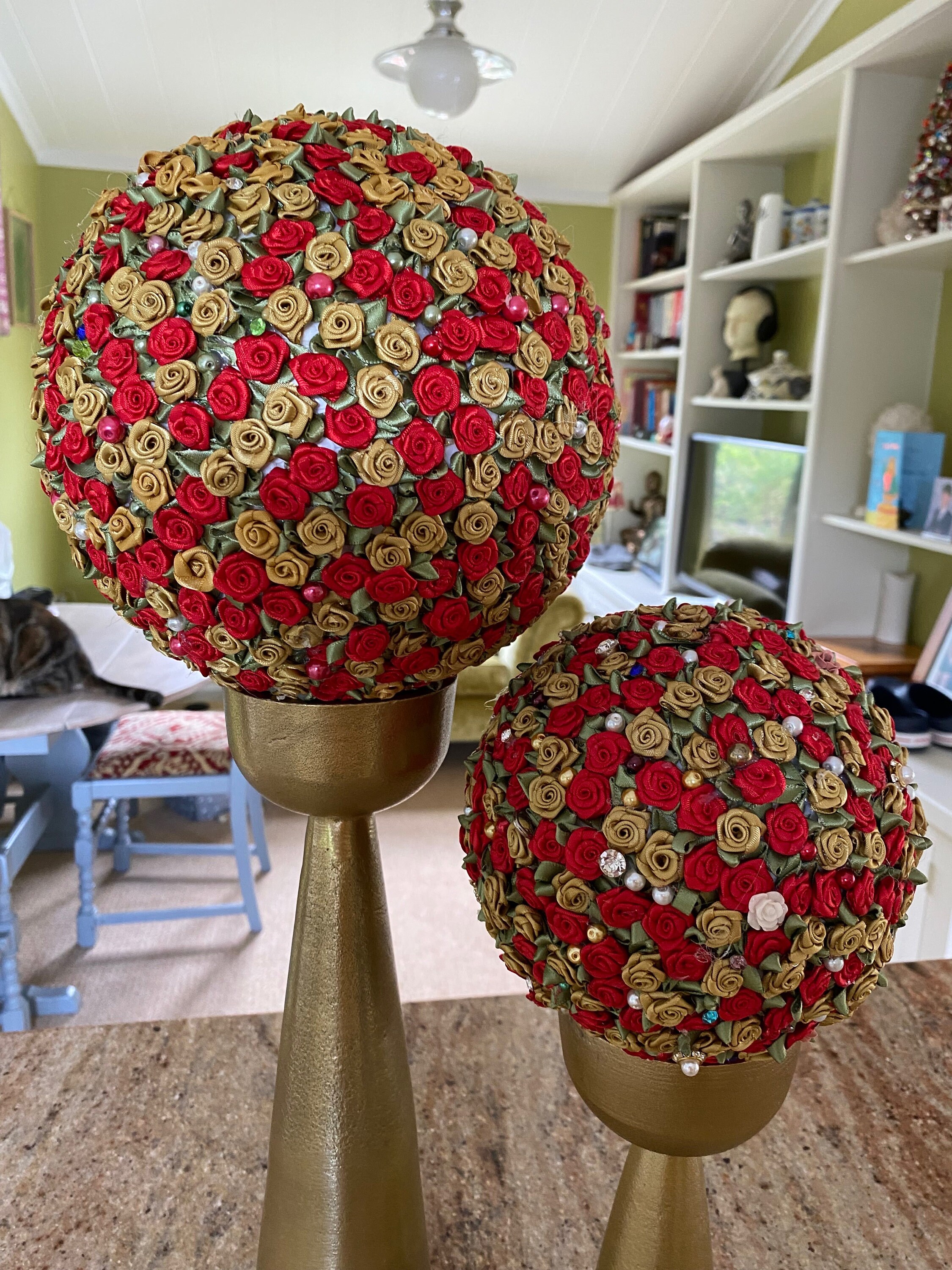 Decorative Baubles With Small Red/gold Satin Roses With Faceted ...