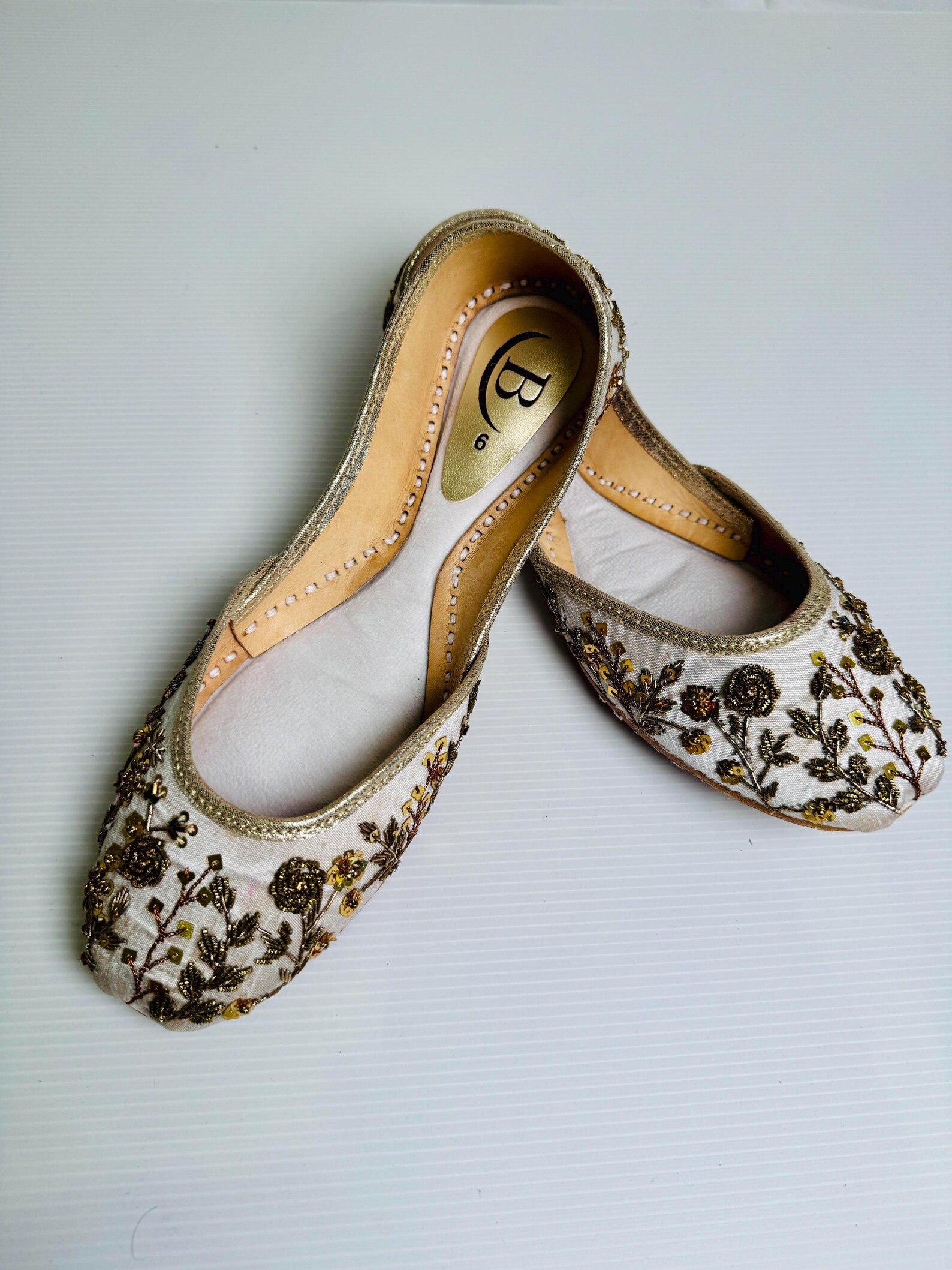 Handmade Embroidered Khussa Mojri, Gold Indian Wedding Jutti - Etsy