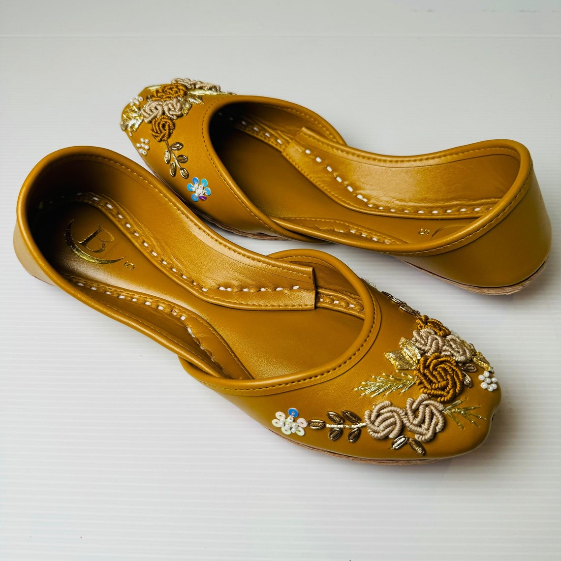 Bisma Handmade Khussa Mojri Indian Punjabi Jutti, Wedding Party Style ...