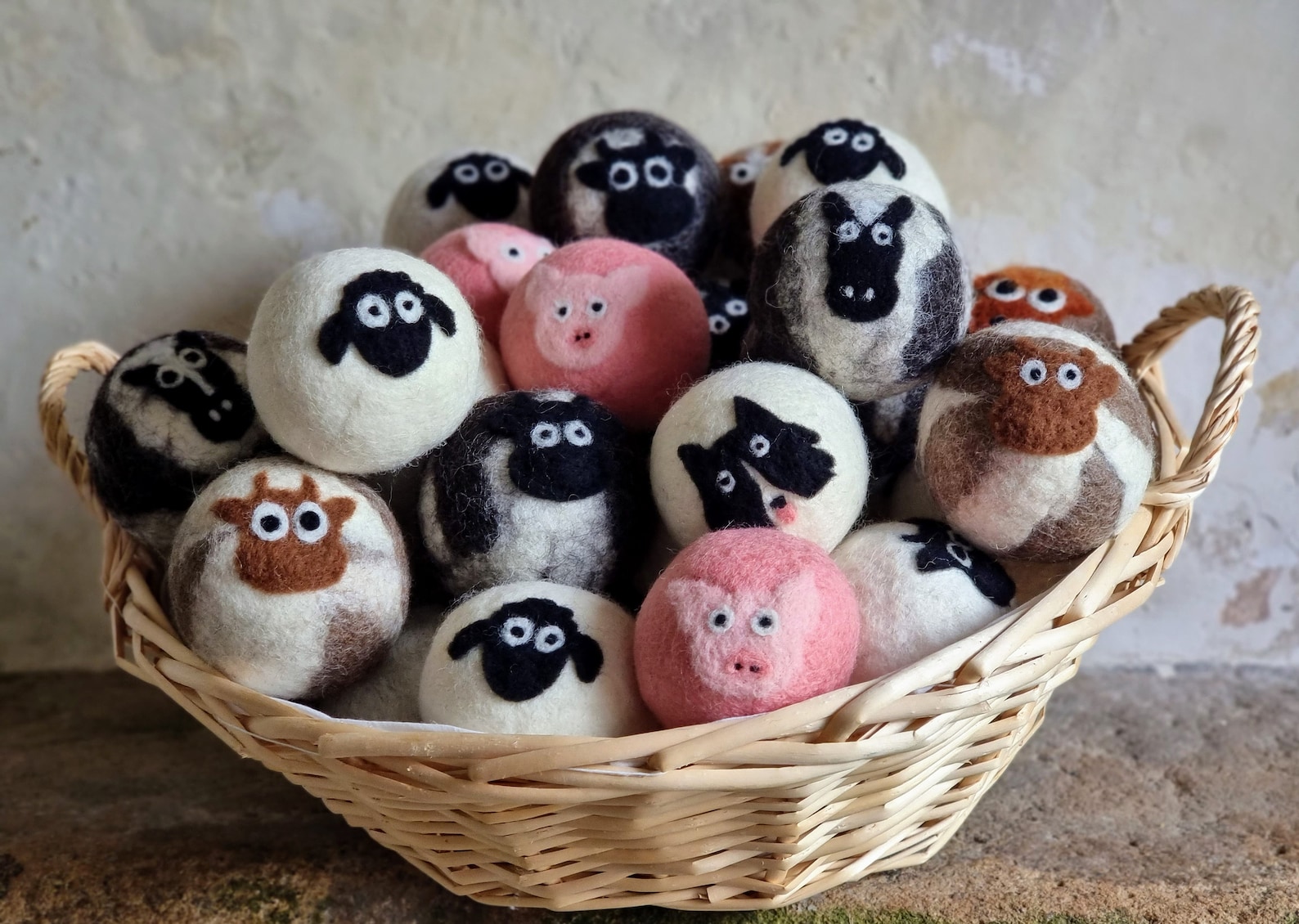 Fully Woolly Dryer Balls Pack of 4. British Wool, Handmade on Dartmoor ...