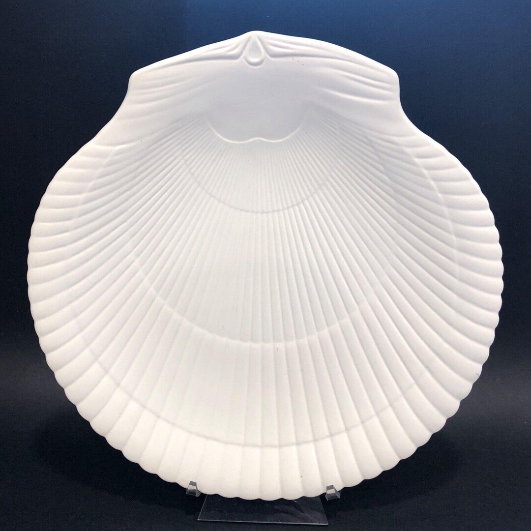 Wedgwood of Etruria & Barlaston Nautilus Lustre Shell Dinner Plate ...