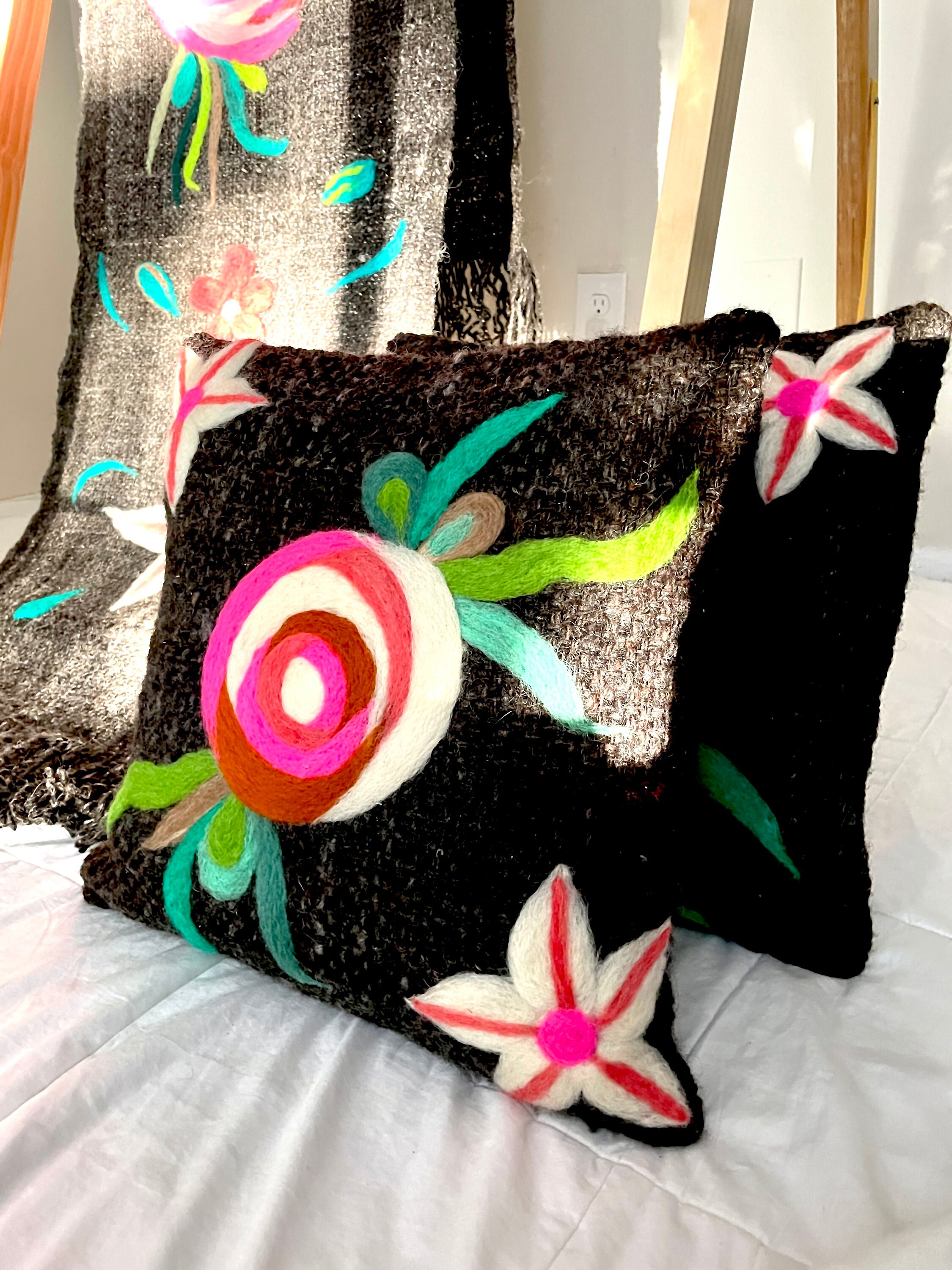 Hand-embroidered & Handwoven Sheep Wool Throw and 2 Pillow - Etsy