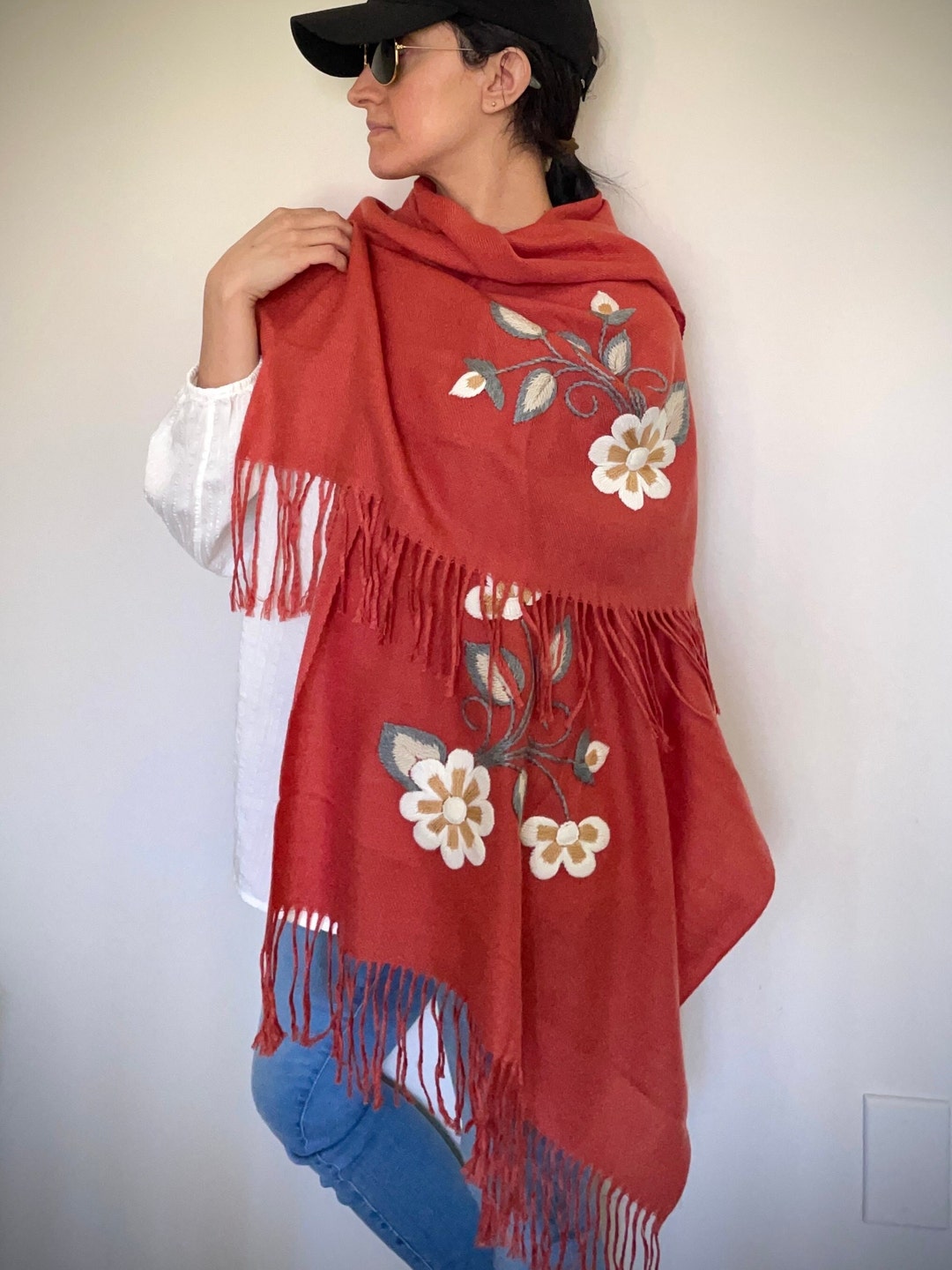 Chal Bordado a Mano - Wrap - Pañuelo - Hilo De Alpaca - Artesanos De ...