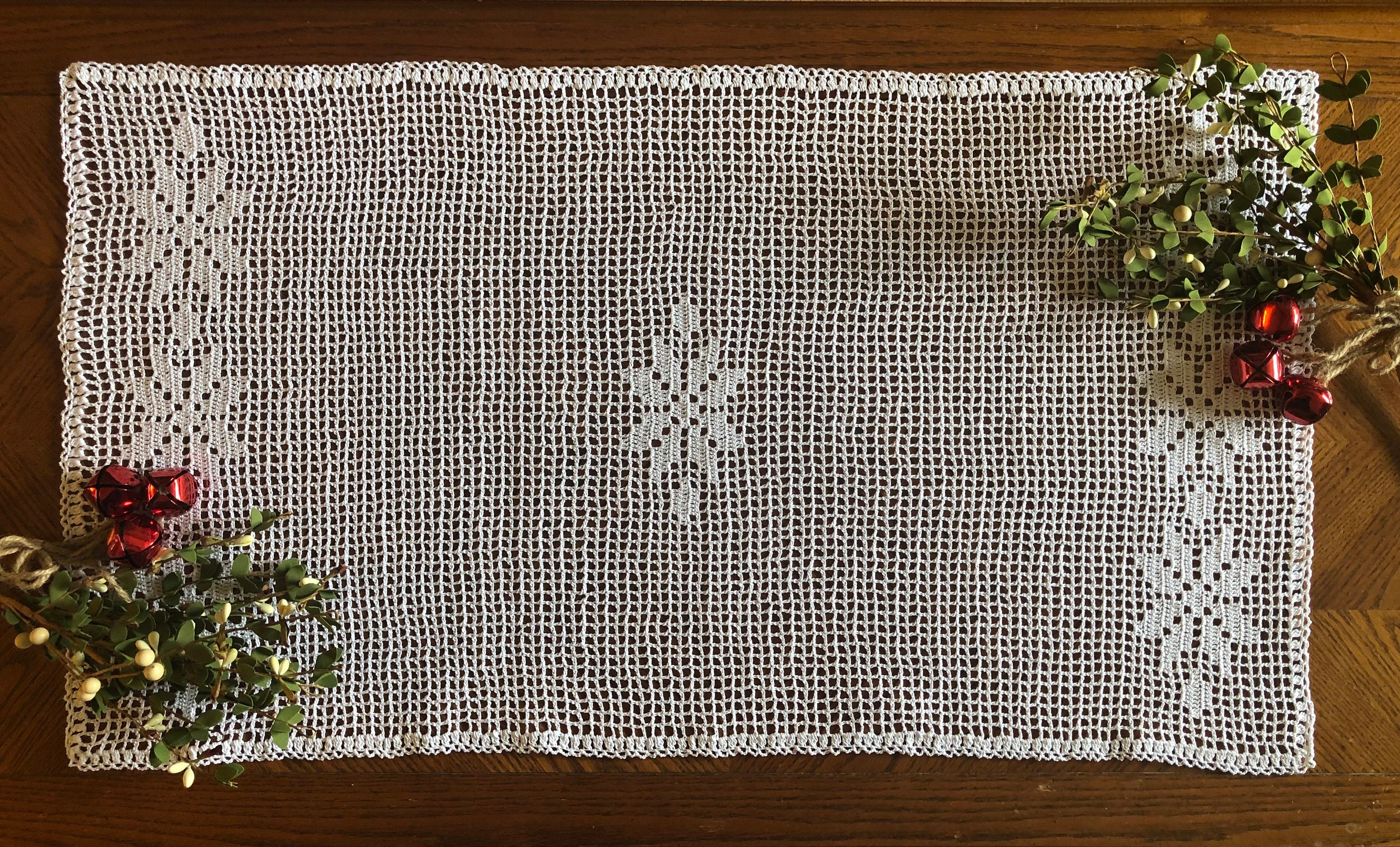 Christmas Poinsettia Table Scarf Filet Crochet Christmas - Etsy