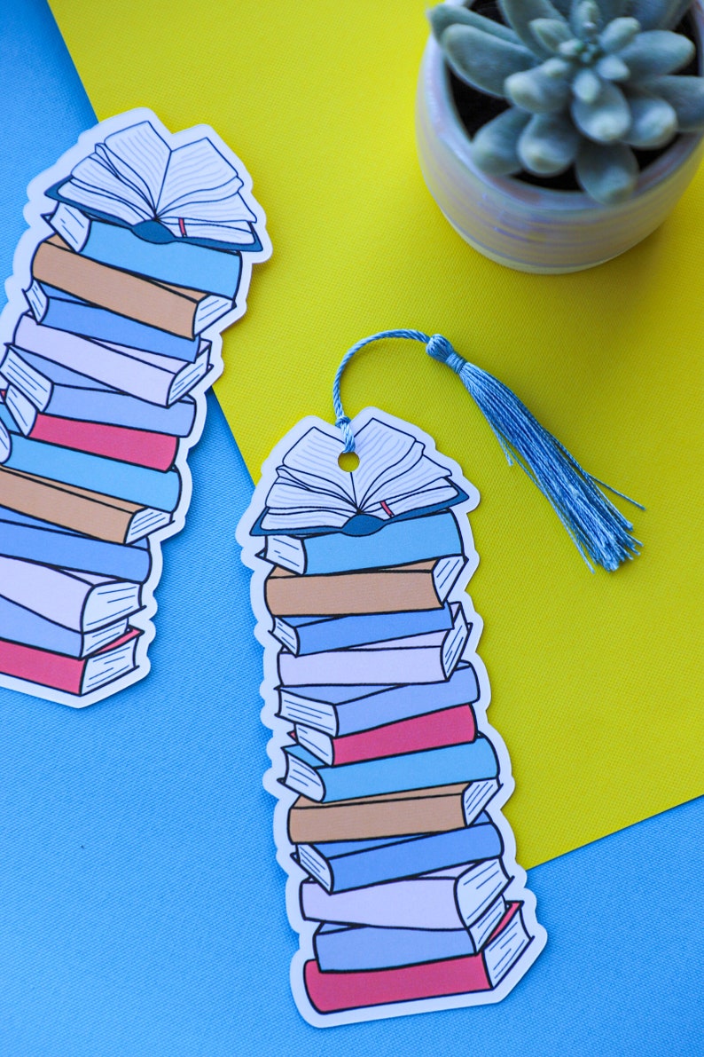 Book Tracker Bookmark Front and Back Bookmark Stack of Books - Etsy Canada