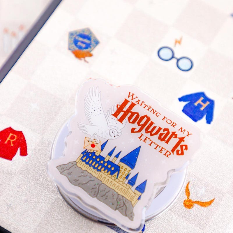 Fantasy Reader Pop Socket - Etsy