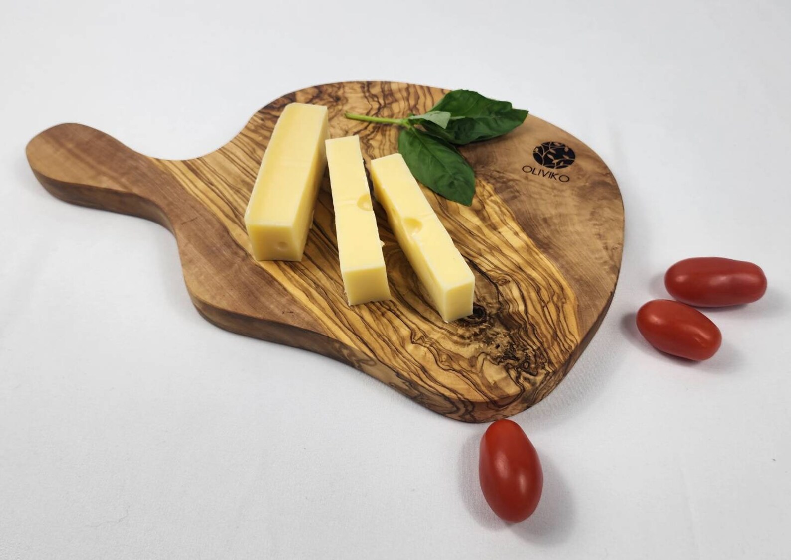 OLIVIKO Olive Wood Cutting Board With Handle 12×8x0.75inch (30×20×2cm ...