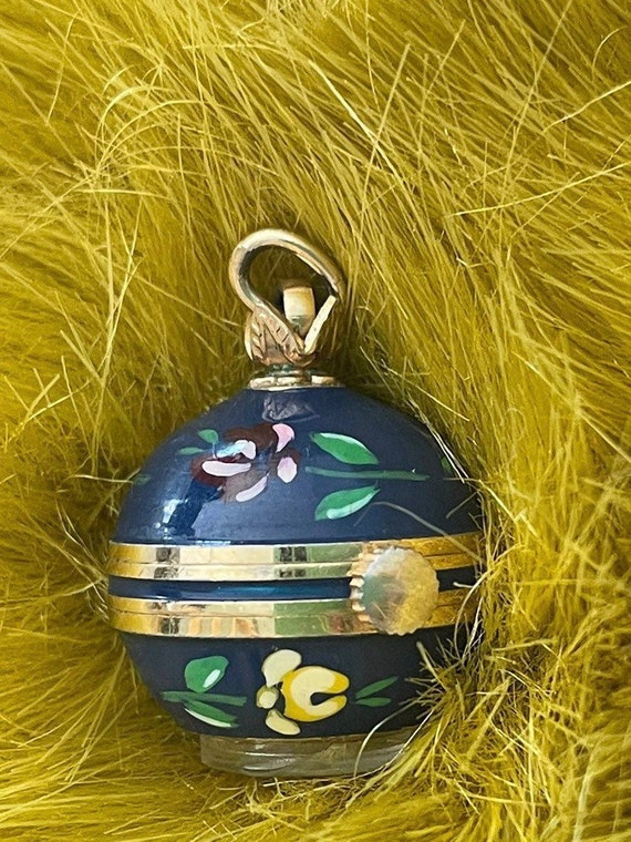 Beautiful Floral Enamel Ball Pendant Watch - Gem