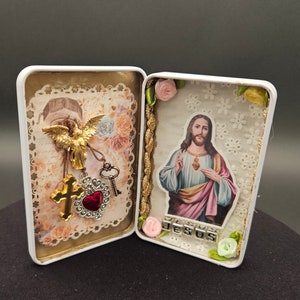 Portable Shrine, Sacred Holy Jesus Shrine, Prayer Tinbox. - Etsy