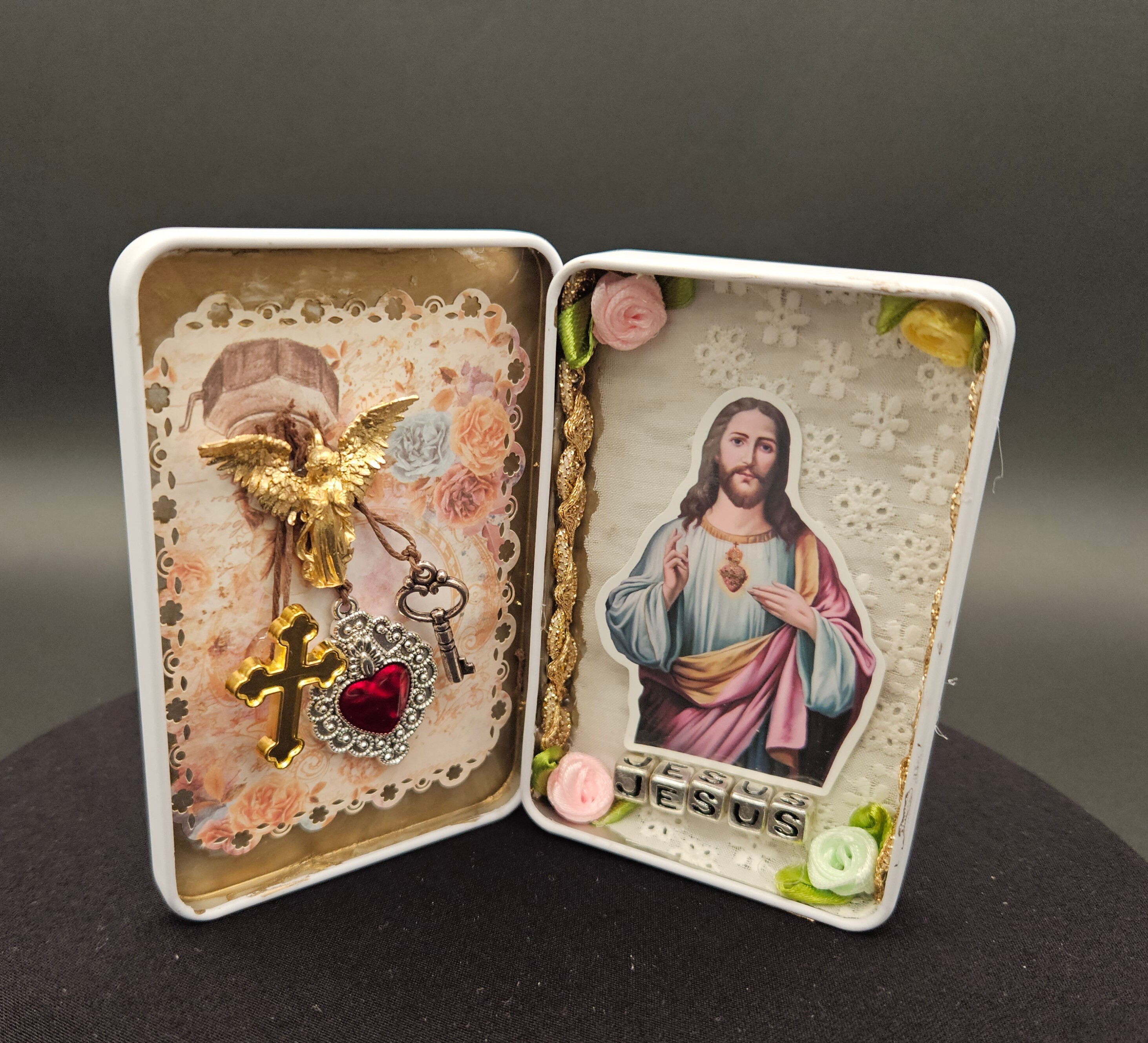 Portable Shrine, Sacred Holy Jesus Shrine, Prayer Tinbox. - Etsy