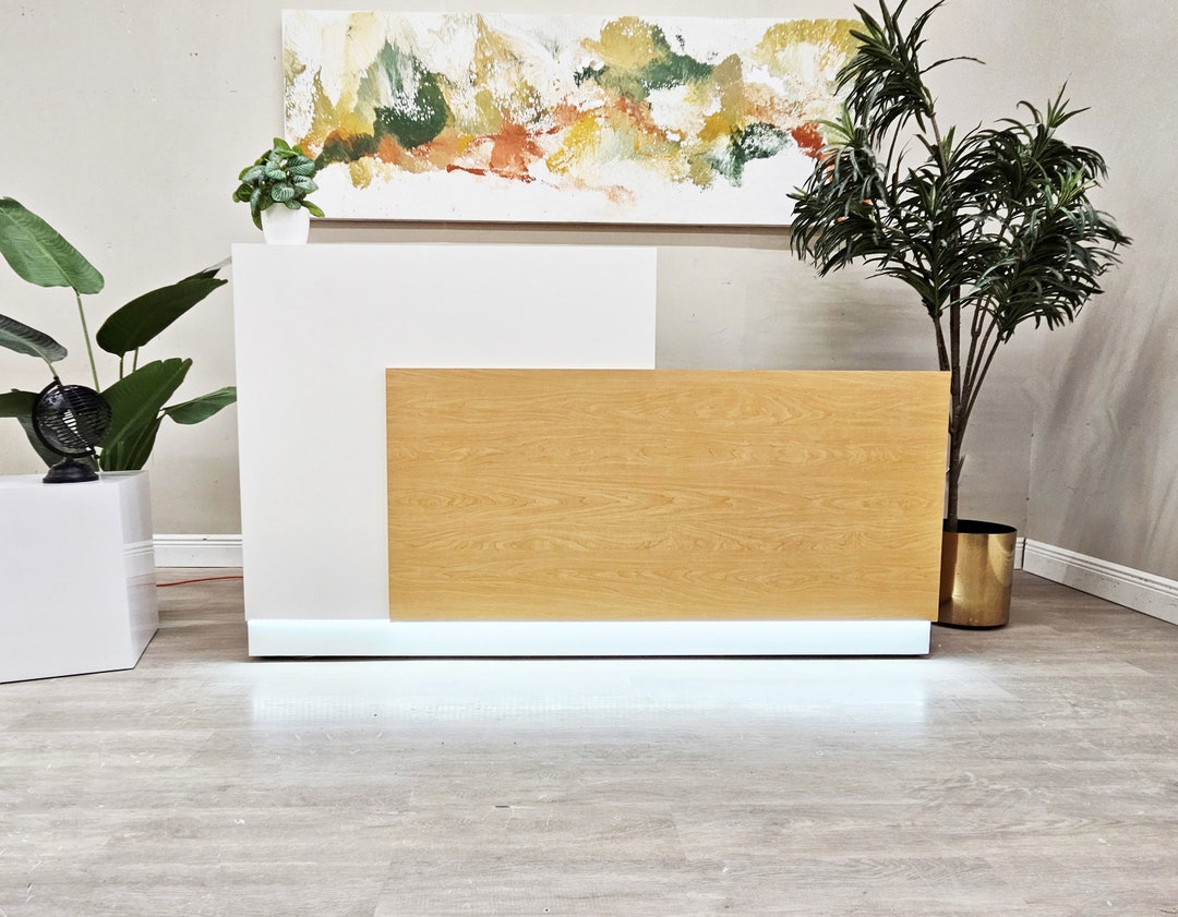 Jade Plus Reception Desk (amber Maple & Dover White) - Etsy