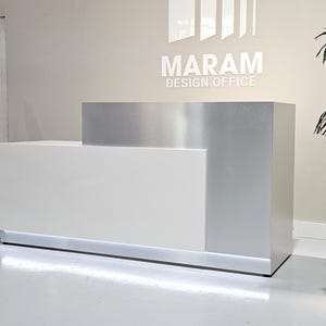 Jade Plus Reception Desk ( Gloss White + Silver) Silver Metal Laminate ...