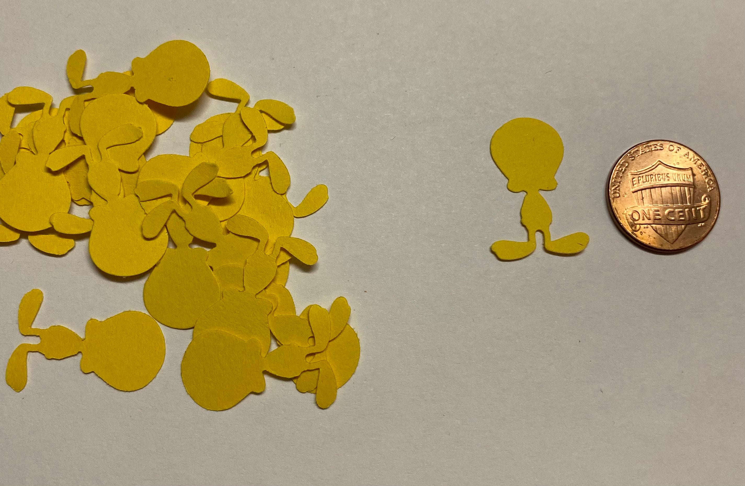 LOONEY Tunes 60 Pcs Die Cut Punches Table Scatter Cake Toppers Confetti ...