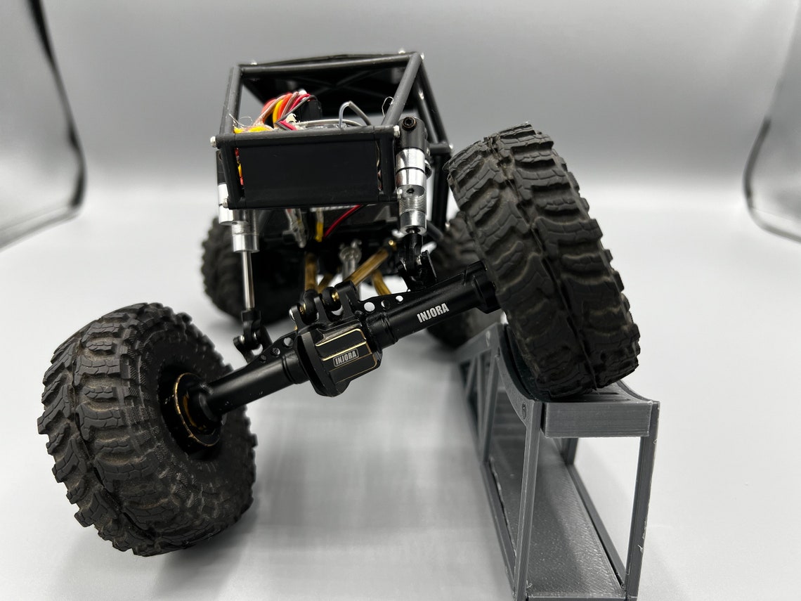 3D Printed RC Rock Crawler Flex Stand: 1/18 & 1/24 Scale Display - Etsy