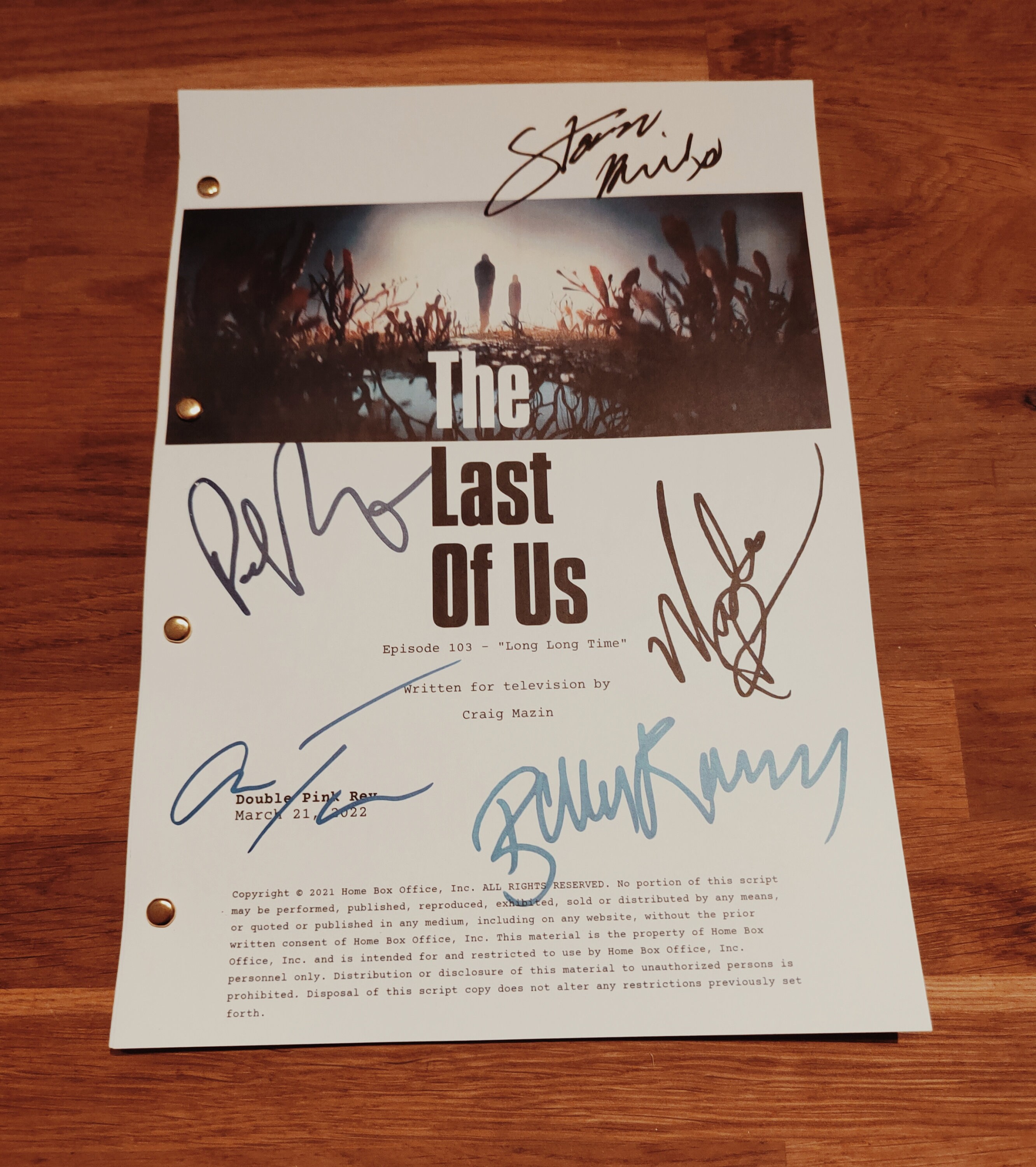 Episode Script the LAST OF US Script Episode Autograph Pedro Pascal ...