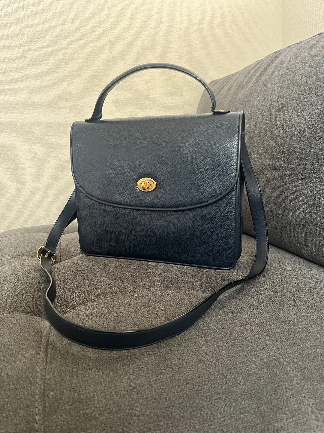 Gucci Vintage Navy Turn Lock Bag (authentic and Preloved) - Etsy