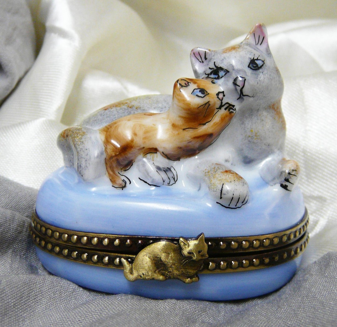 Limoges Porcelain Pill Box Hand Painted in the Shape of 2 Red-grey Cats ...