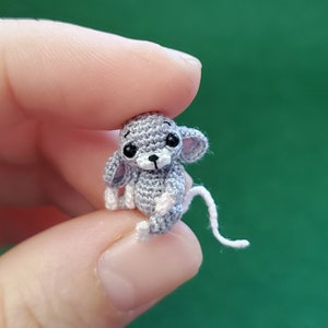 Custom Micro Mouse in Walnut.dollhouse Miniature Tiny Mouse. Doll Pet ...