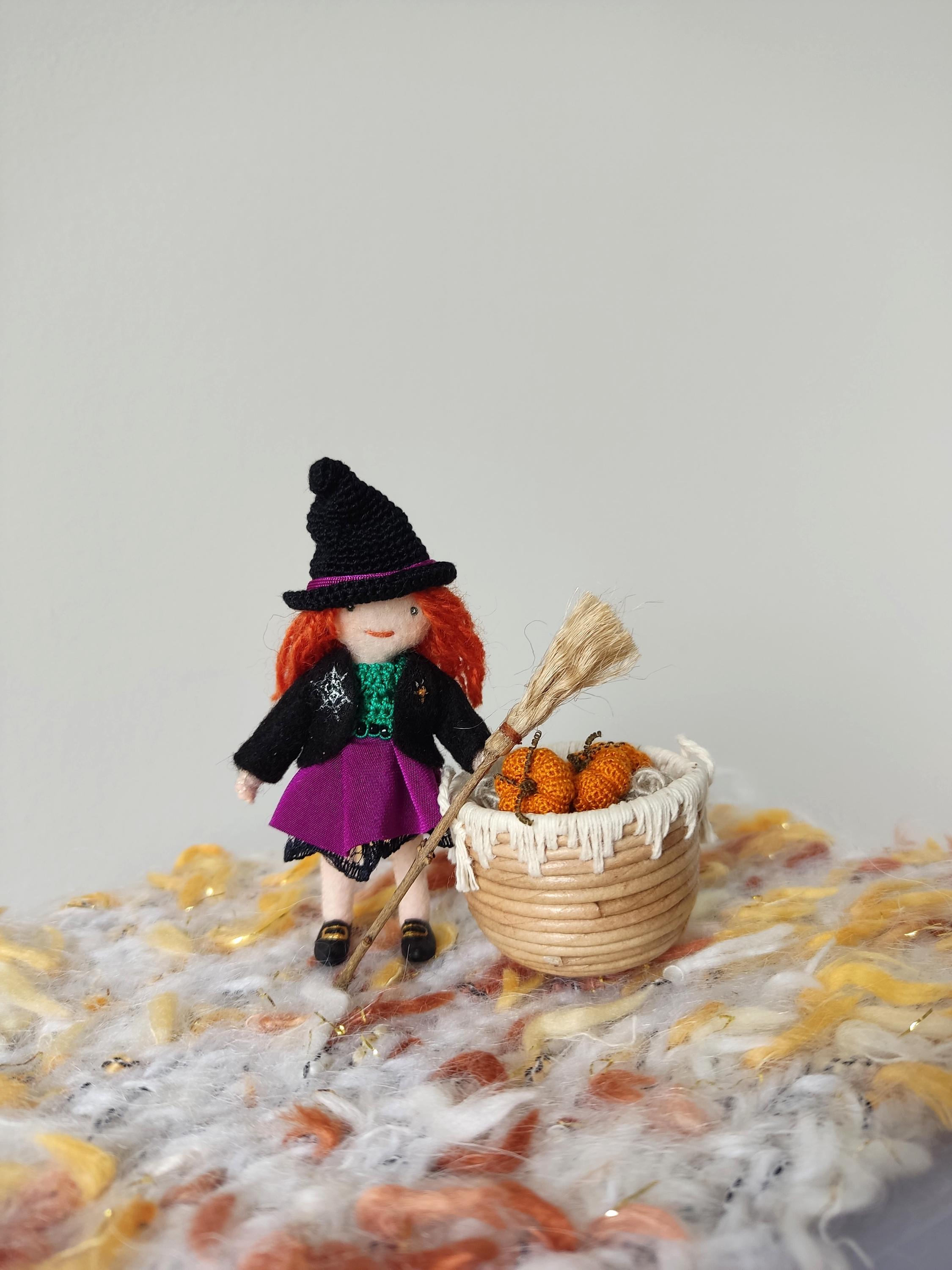Mini Felt Witch Doll: Handmade Halloween Decor (2.5 Inch) - Etsy