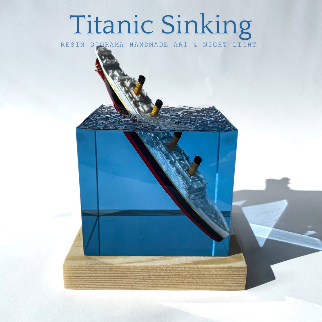 Rms Titanic Model Sunking Resin Diorama & Nightlight, Titanic Nightlight, Unique Gifts - Etsy