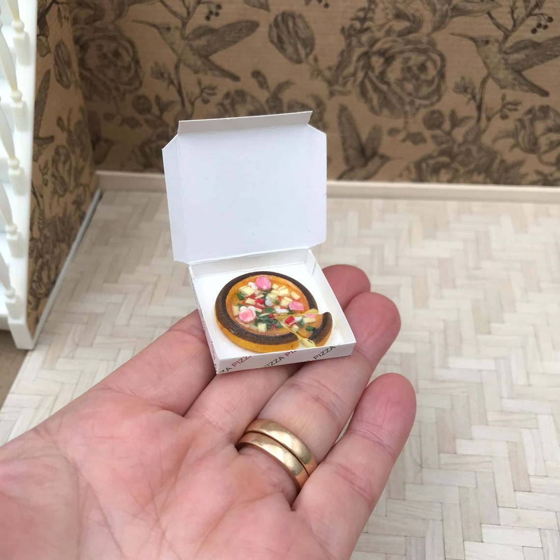 Pizza in a Box for the Dollhouse / Miniature - Etsy
