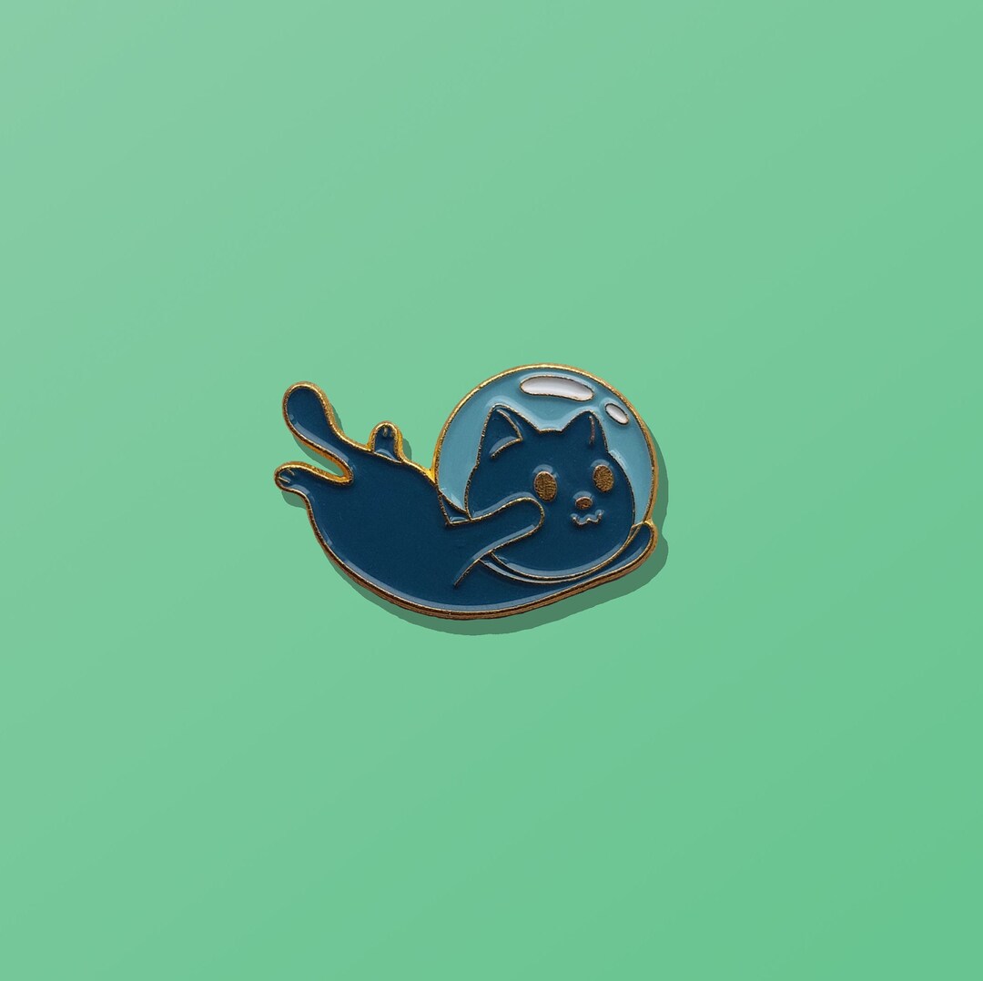 Falling Space Cat Pin Astronaut Cute Gold Enamel Pin for Backpacks ...