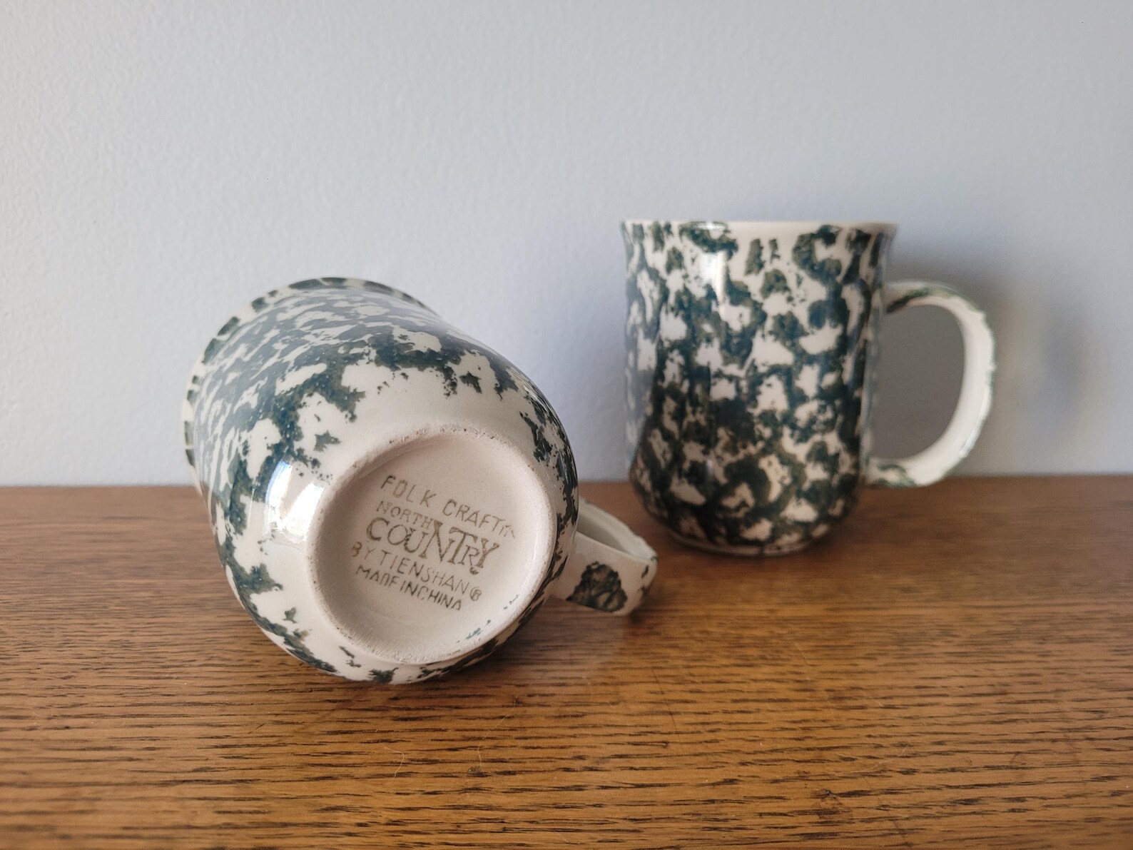 Vintage Green Spongeware Folk Craft North Country Mugs by Tienshan Made ...
