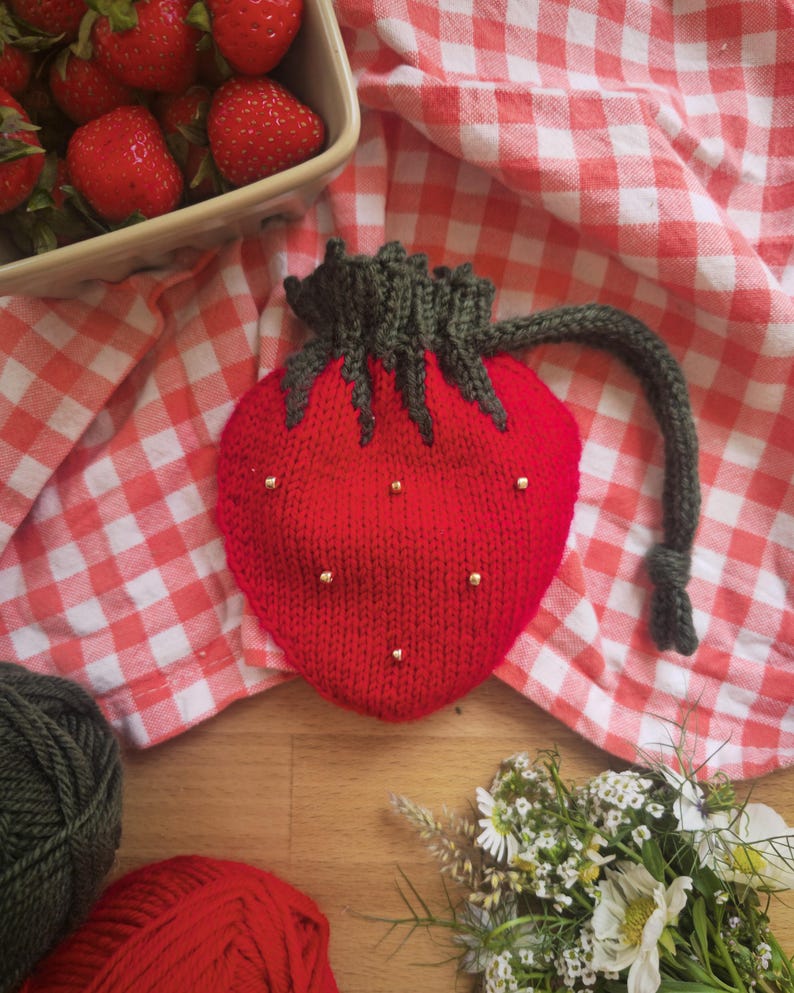 Simple Strawberry Pouch Bag Charm Knitting Pattern for DK Weight Yarn ...