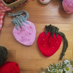 Simple Strawberry Pouch Bag Charm Knitting Pattern for DK Weight Yarn ...