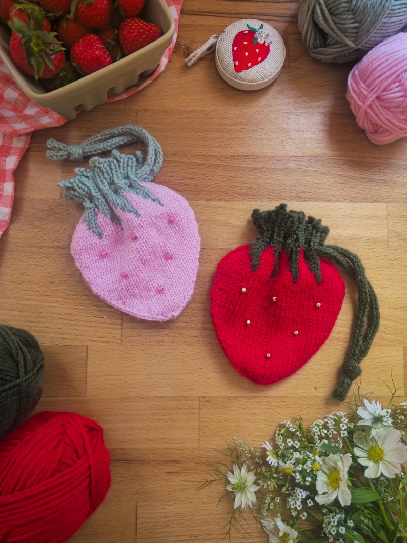 Simple Strawberry Pouch Bag Charm Knitting Pattern for DK Weight Yarn ...