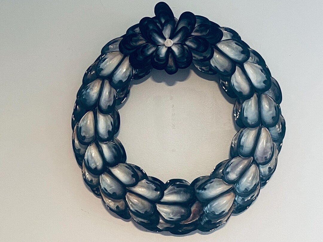 16 Mussel Shell Wreath With Flower - Etsy