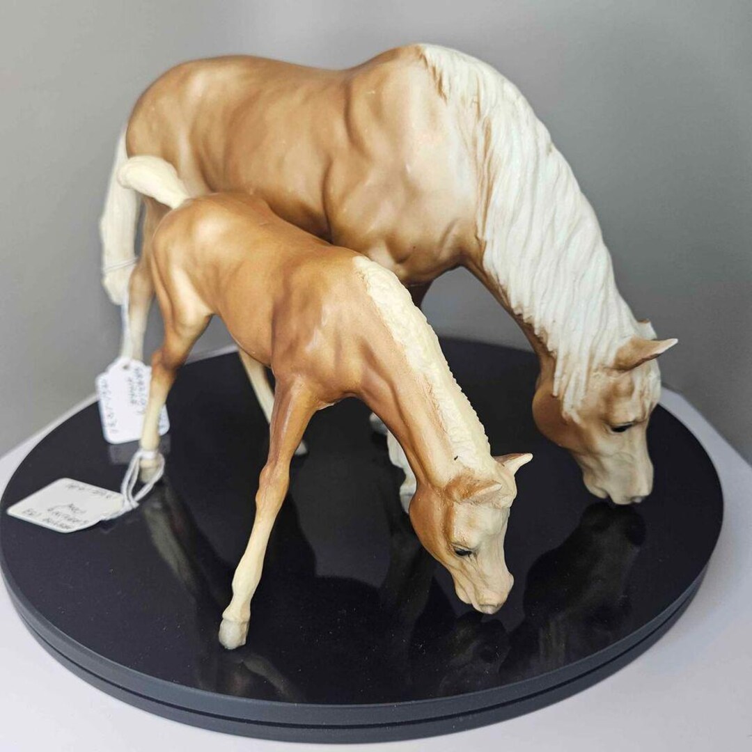 Breyer Traditional Scale Model Grazing Mare and Foal Family Set Vintage ...