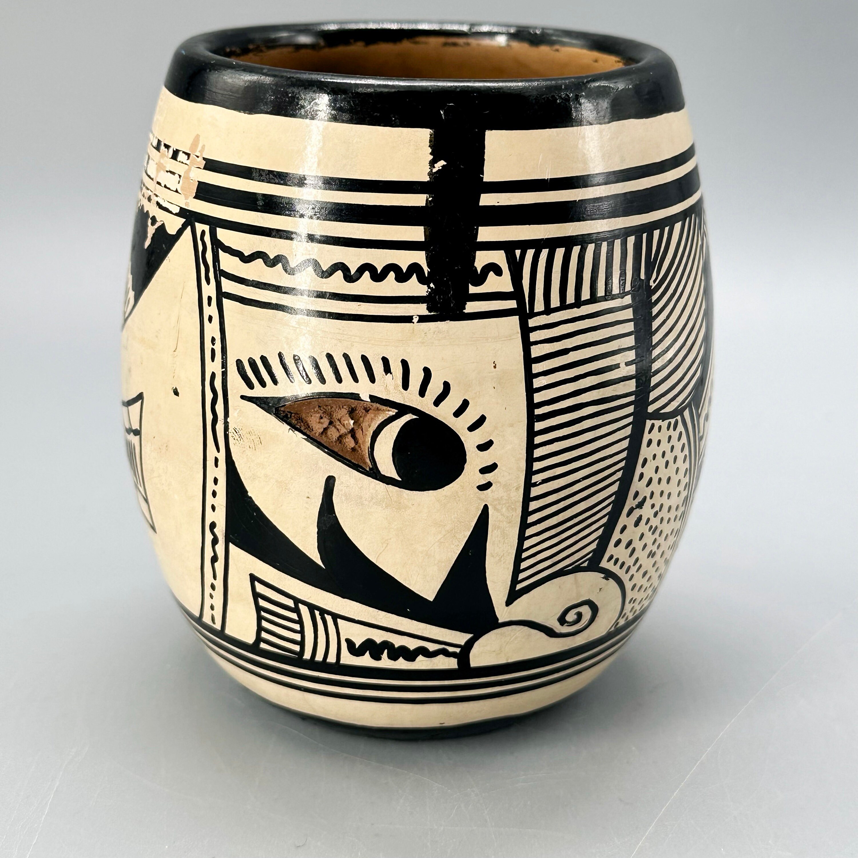 Vintage Seneca Native American pottery pot hand painted Gaasyendietha ...