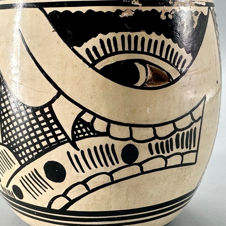 Vintage Seneca Native American pottery pot hand painted Gaasyendietha ...