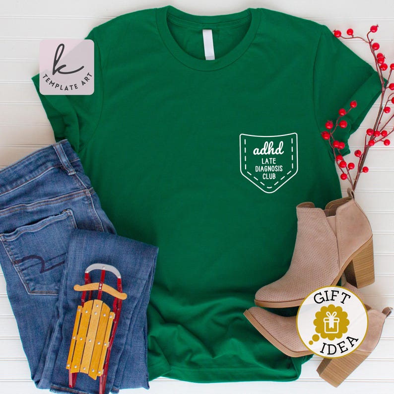Diseño de bolsillo Svg de diagnóstico tardío de TDAH para camiseta Una ...