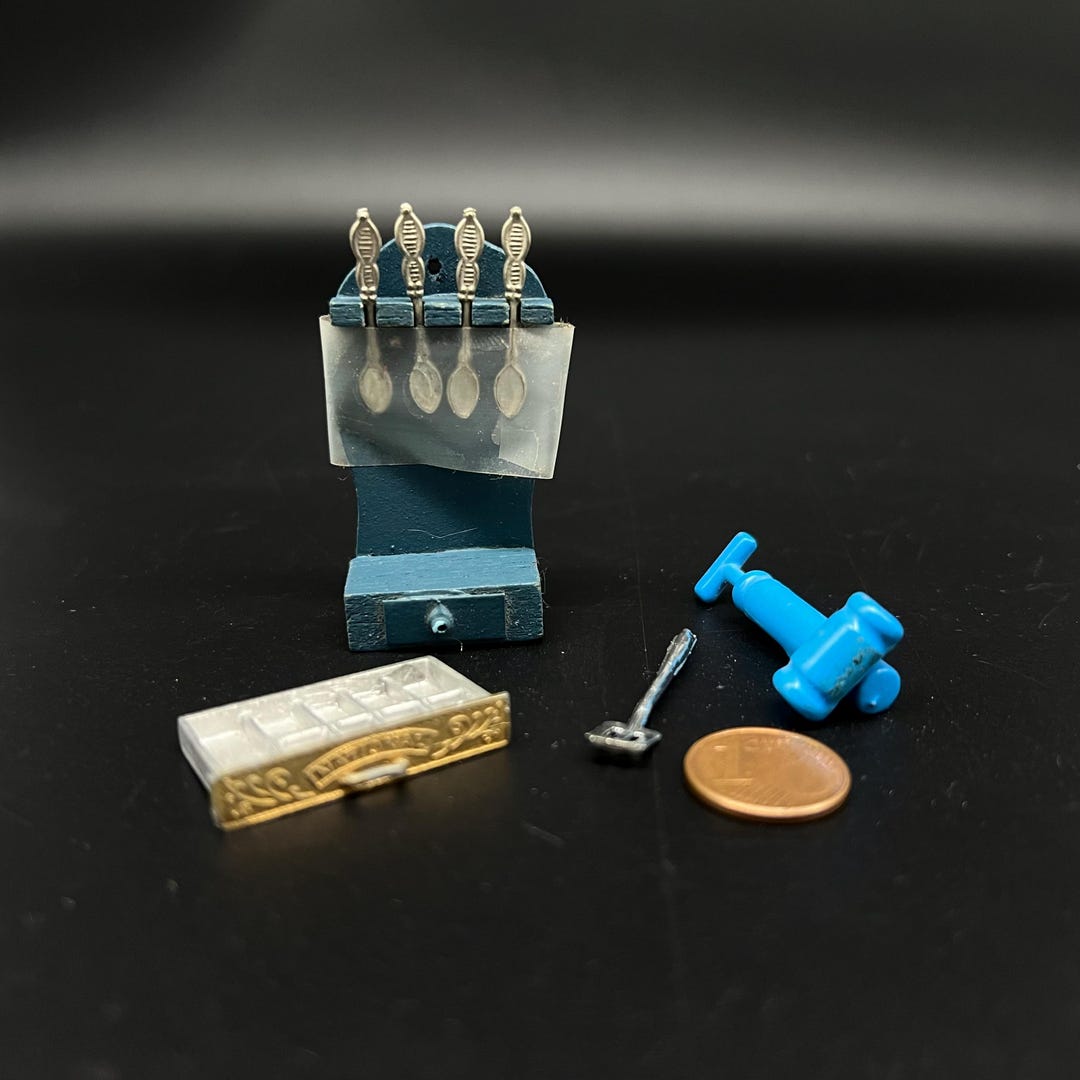 Miniature Kitchen Utensils Set – Dollhouse Accessories – Vintage Cash ...