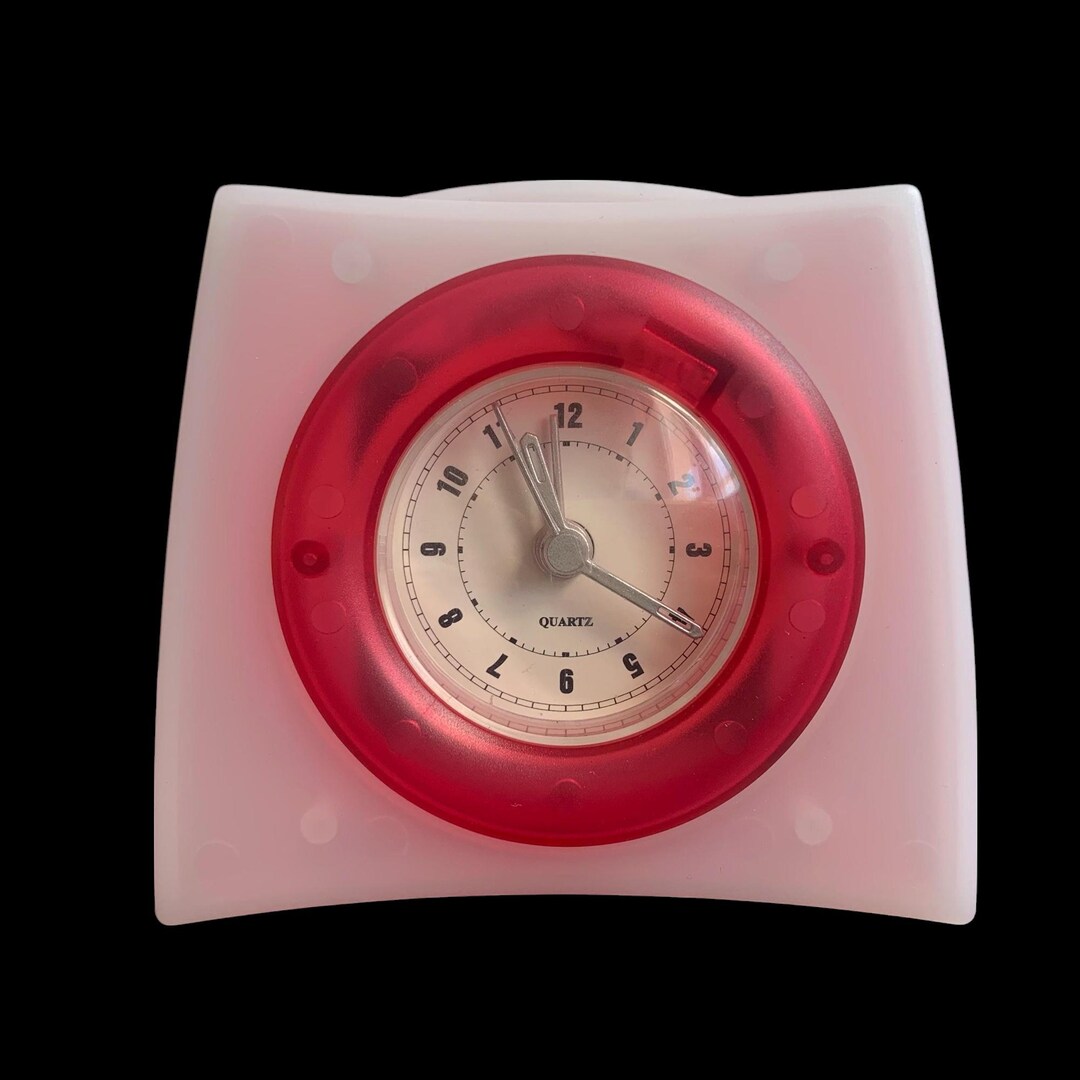 Vintage Quartz Alarm Clock - Red & Frosted White - Retro Desk Clock, 12 ...