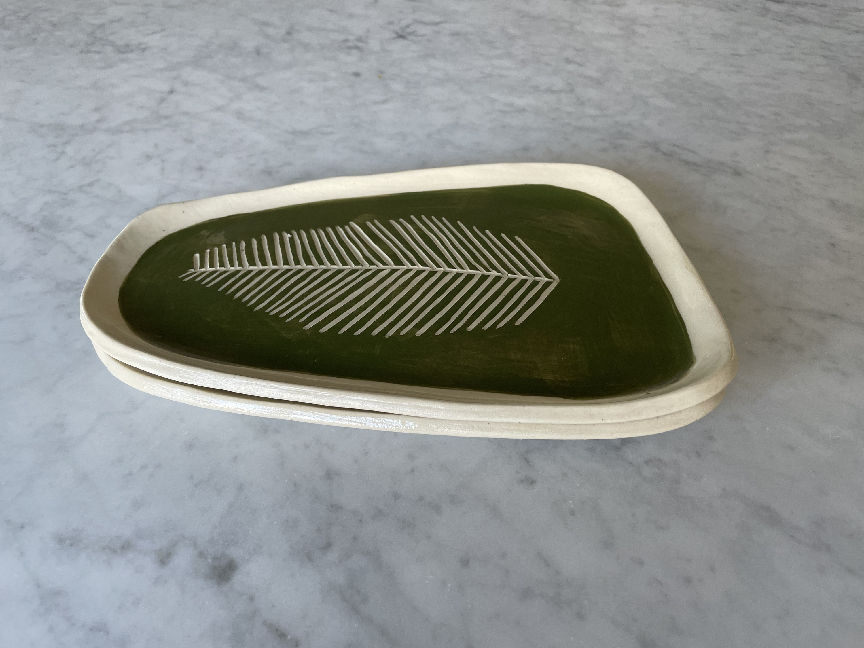 Sgraffito Simple Leaf Ceramic Plate - Etsy