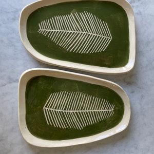 Sgraffito Simple Leaf Ceramic Plate - Etsy