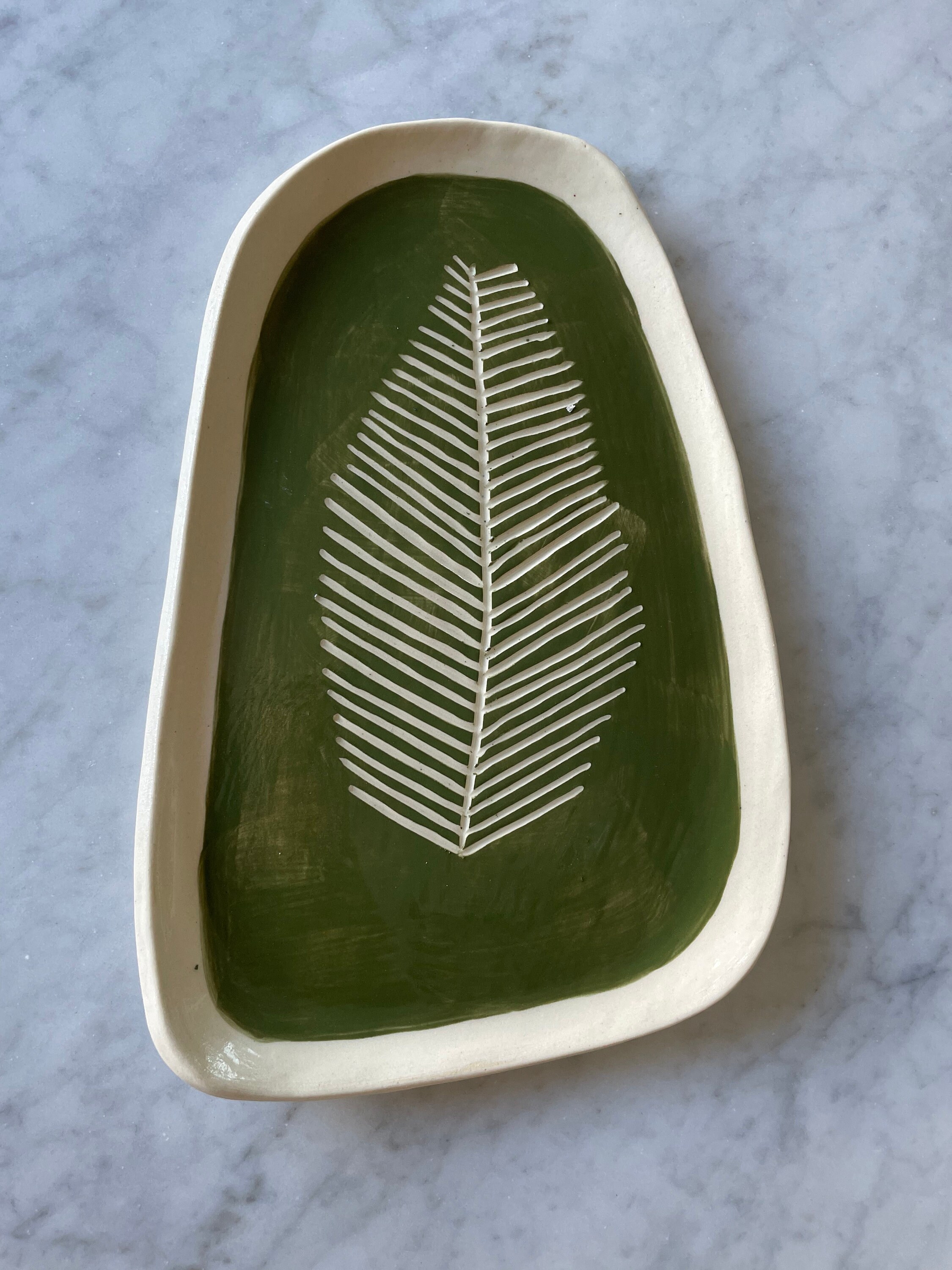 Sgraffito Simple Leaf Ceramic Plate - Etsy